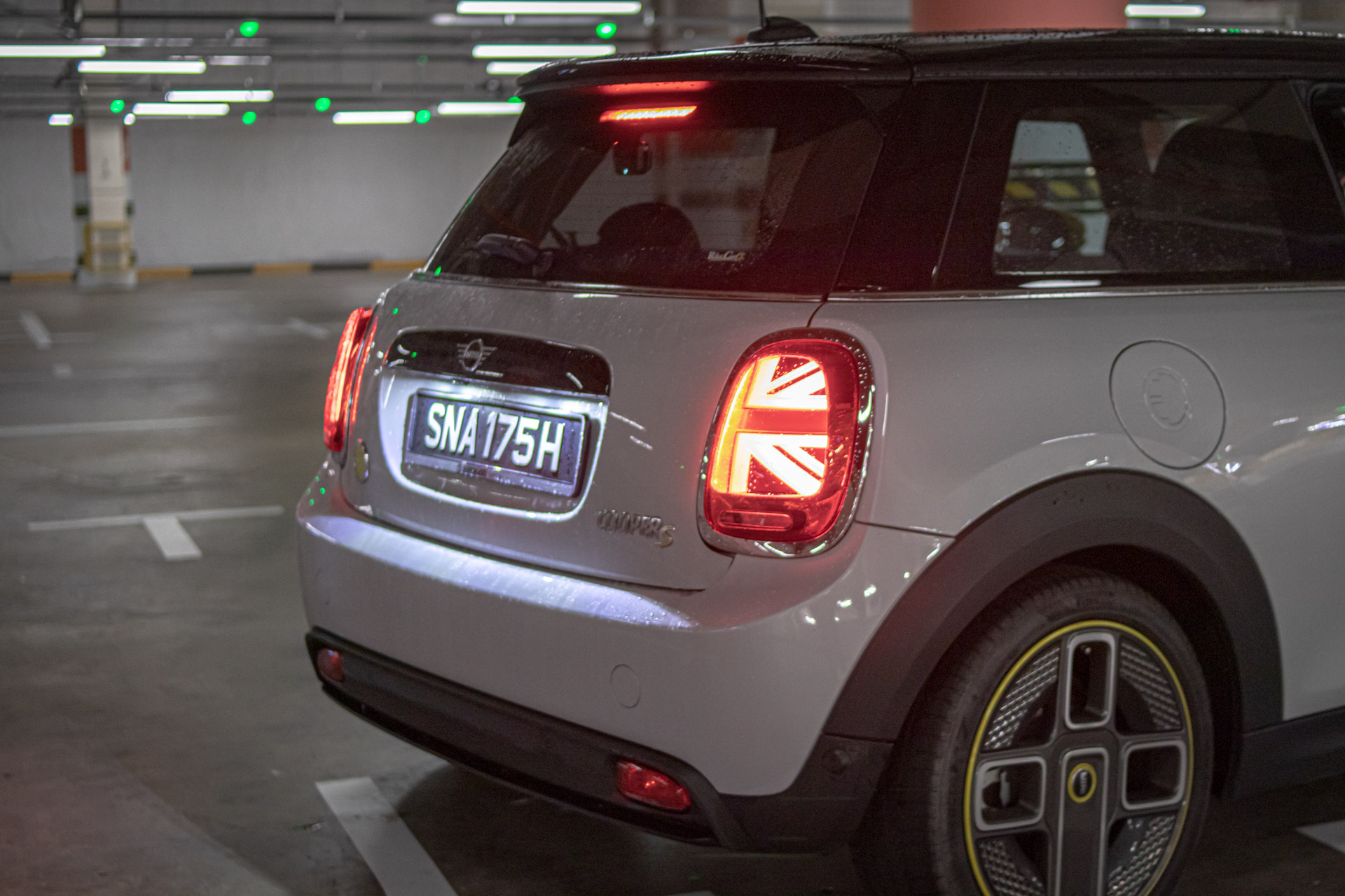 mReview: 2021 MINI Electric LCI 2 - The Electrifying Hyper-Speed Hatch ...