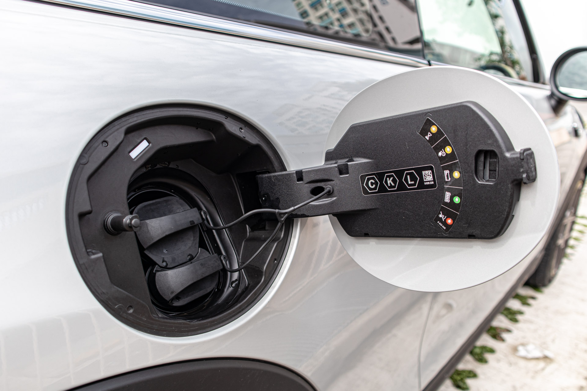 mReview: 2021 MINI Electric LCI 2 - The Electrifying Hyper-Speed Hatch ...