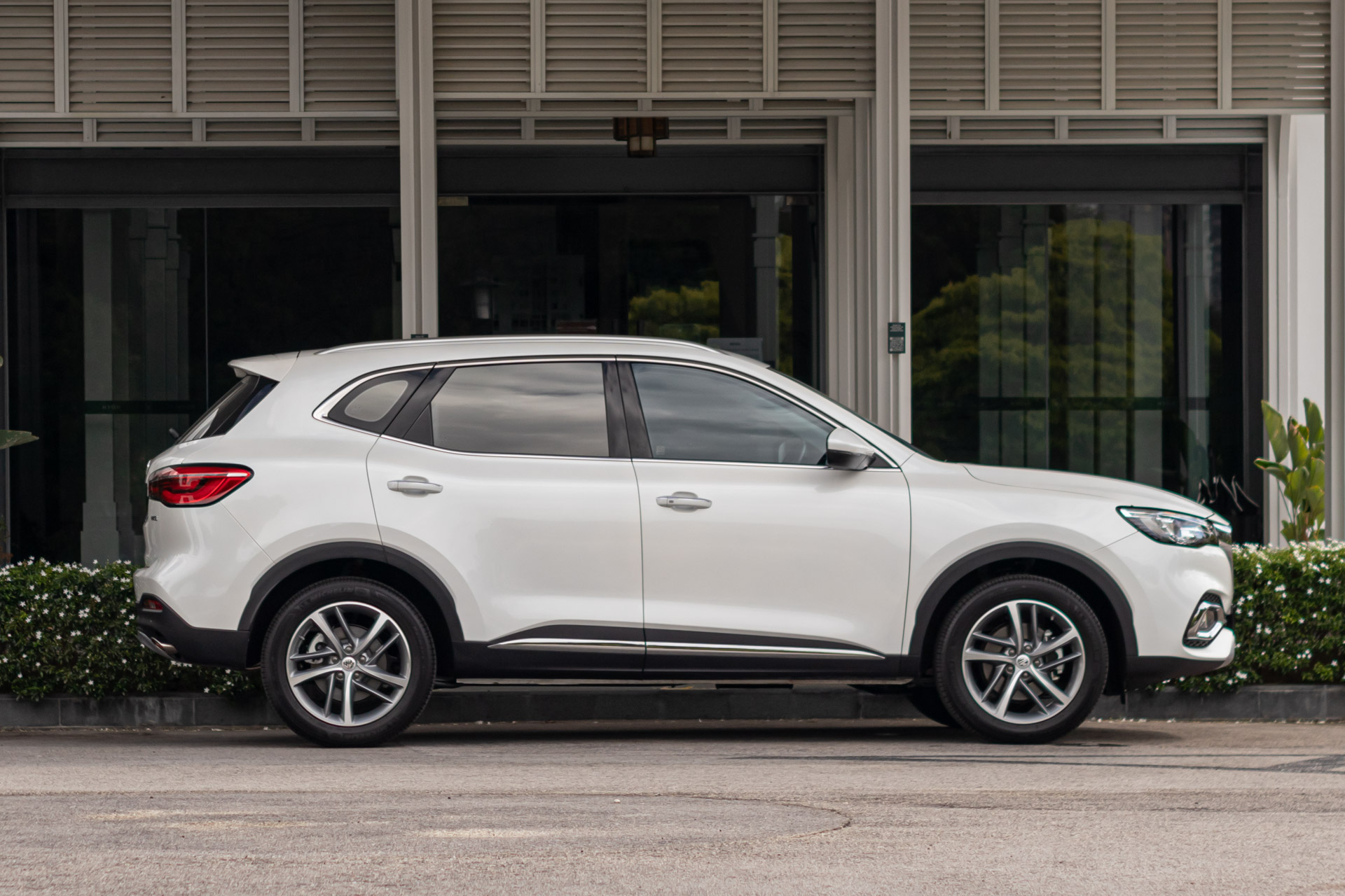 mReview: MG HS - An Unexpected Front-Runner | Articles | Motorist Singapore