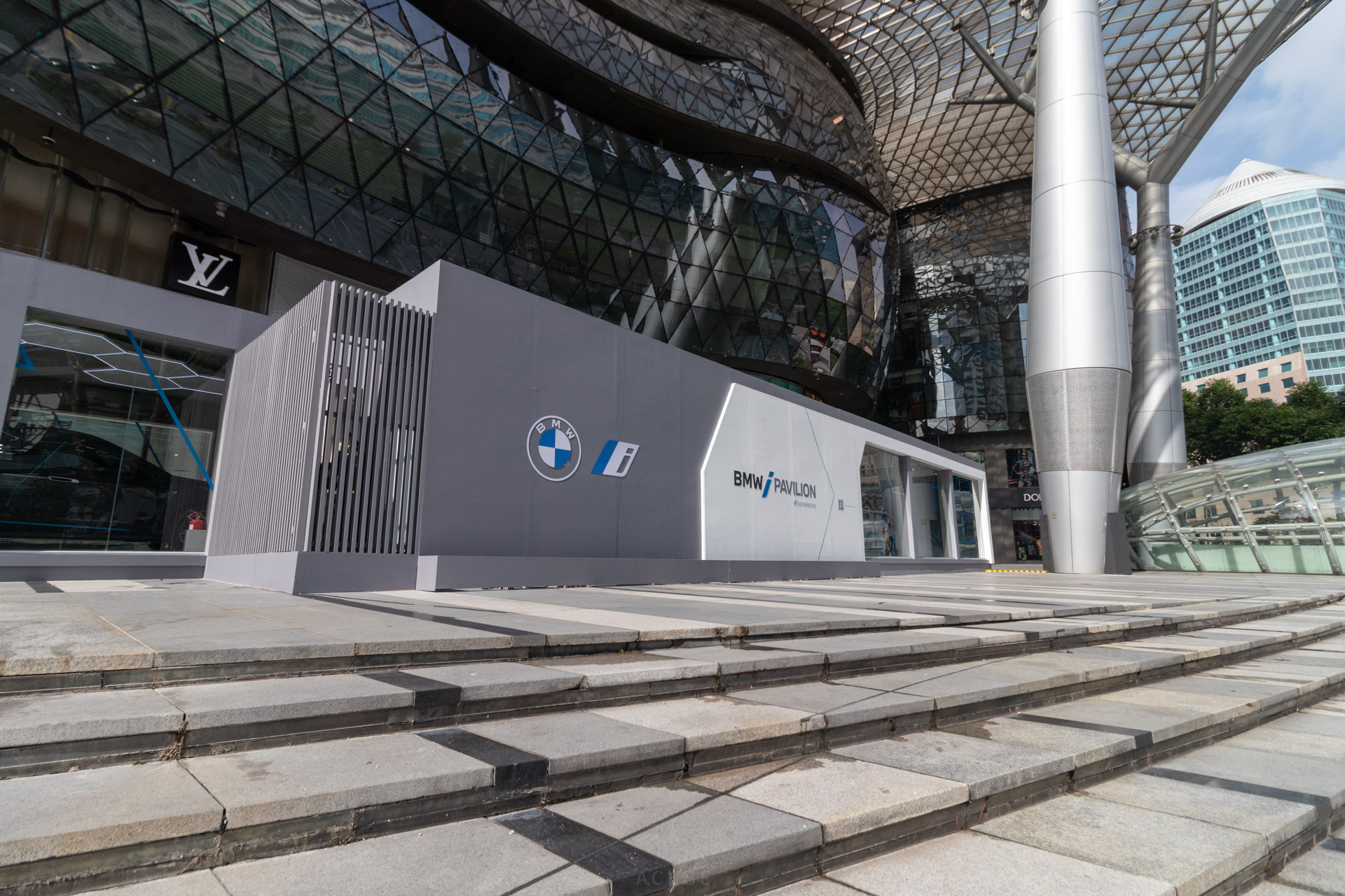 An Exclusive First Look At BMW's i Pavilion Exhibition! | Articles ...