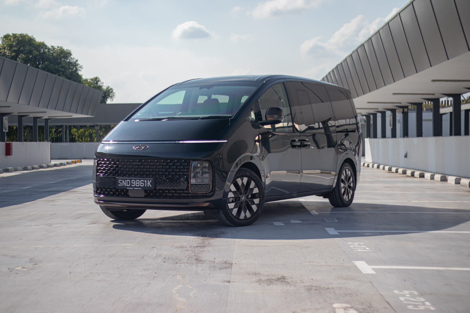 mReview: 2022 Hyundai Staria 3.5 V6 - Basically Noah's Ark On Wheels ...