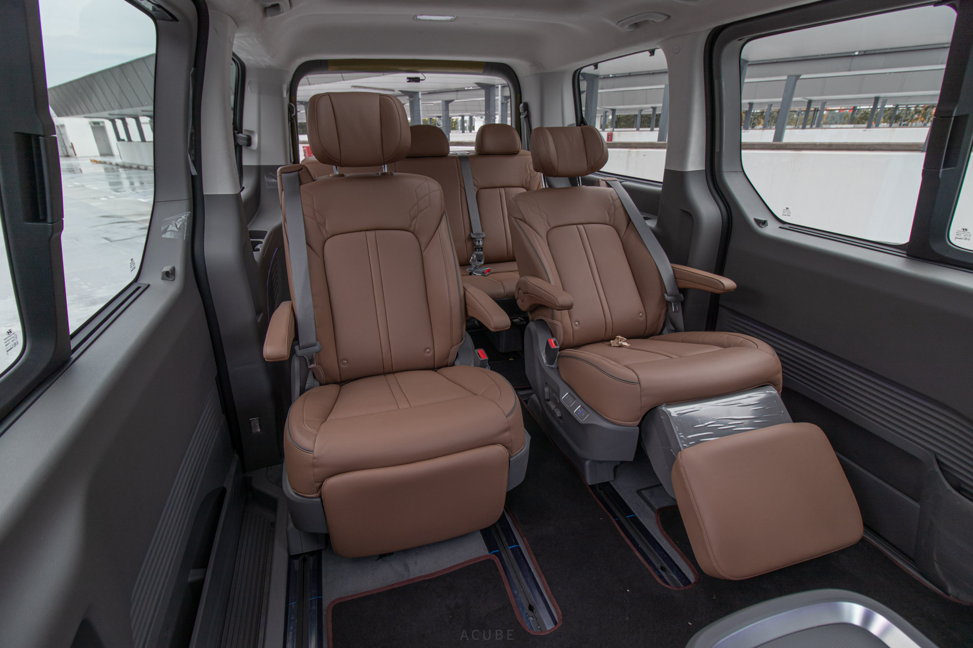mReview: 2022 Hyundai Staria 3.5 V6 - Basically Noah's Ark On Wheels ...