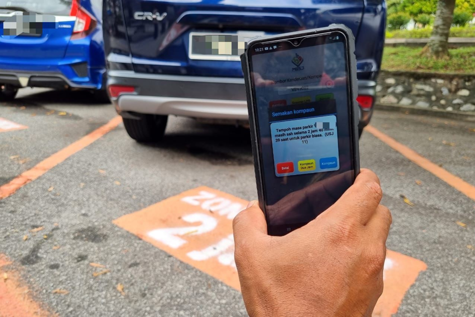 Summons for Drivers Confused Over New Two Hour Parking Lots | Articles ...