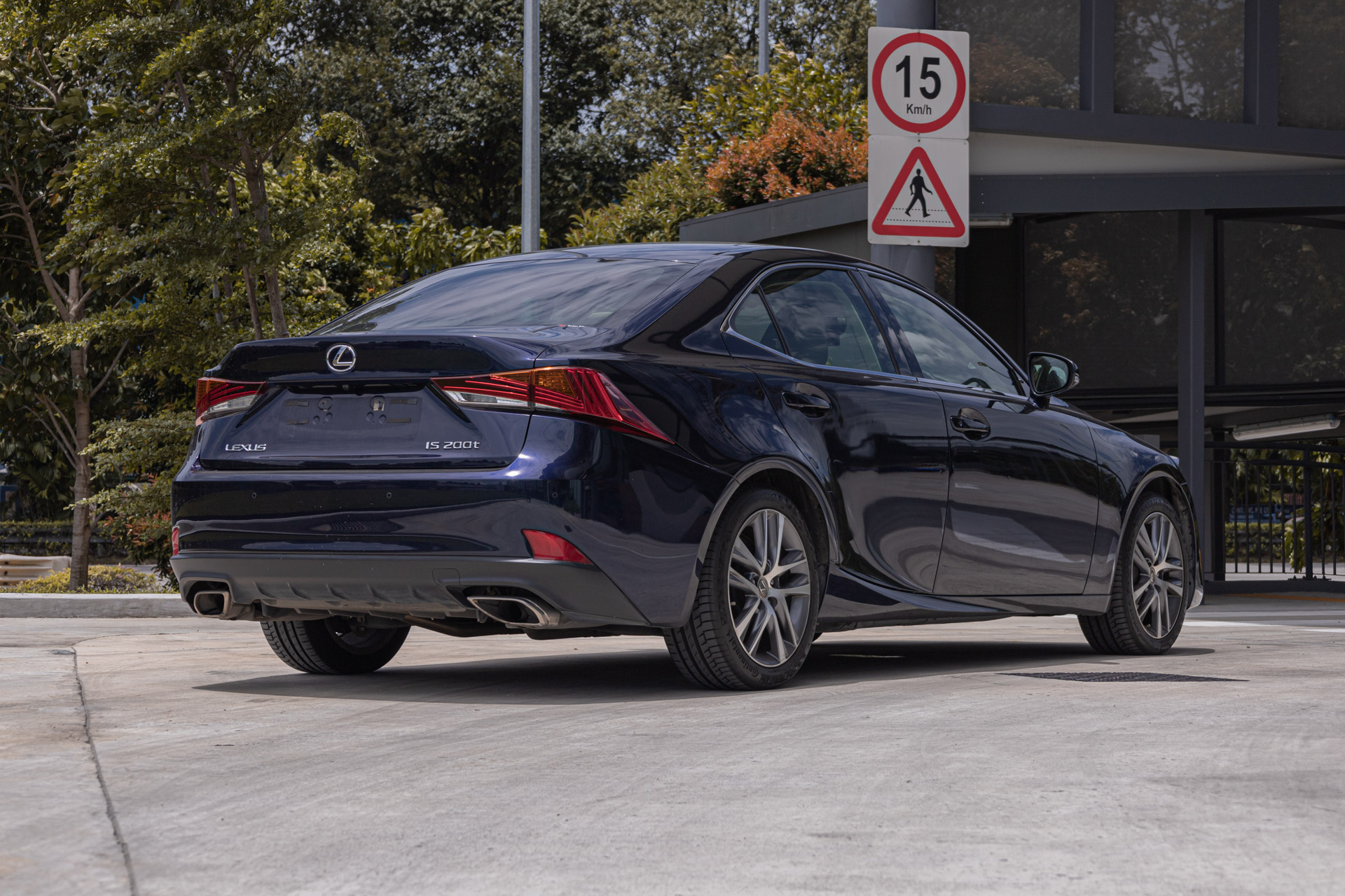 Motorist Car Buyer's Guide: Lexus IS200t | Articles | Motorist Singapore