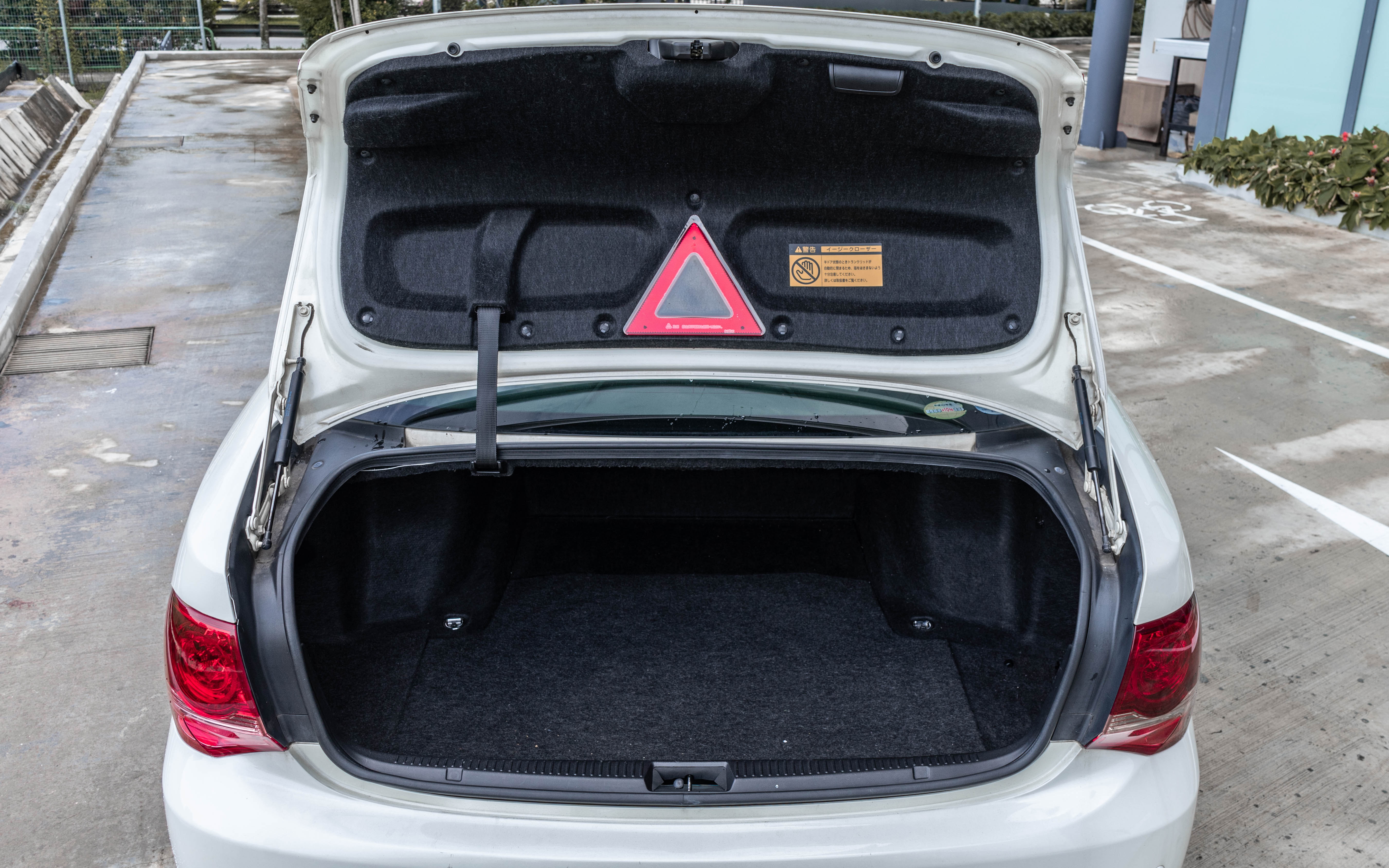 Motorist Car Buyer's Guide: Toyota Crown Athlete | Articles | Motorist Singapore