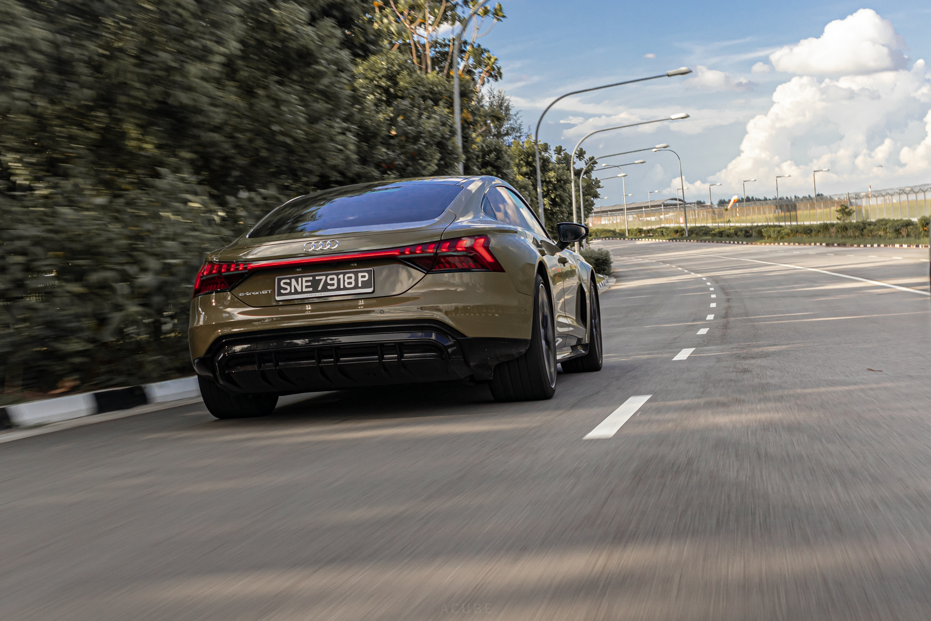 mReview: 2022 Audi e-tron GT - A Fast, Fastback For The New Ages ...