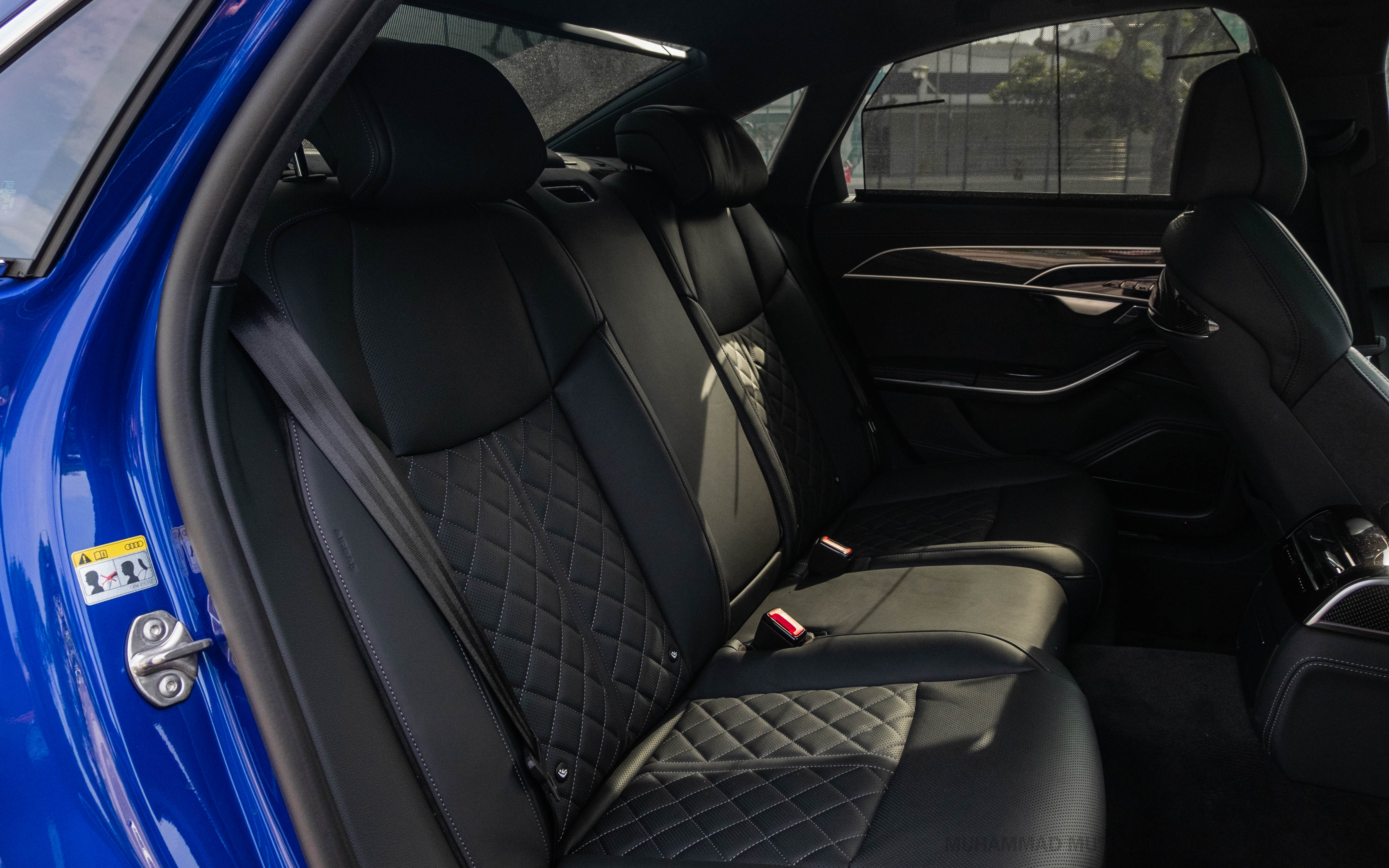 mReview: Audi S8 - Closing The Chapter on ICE Cars With a Proper Bang ...