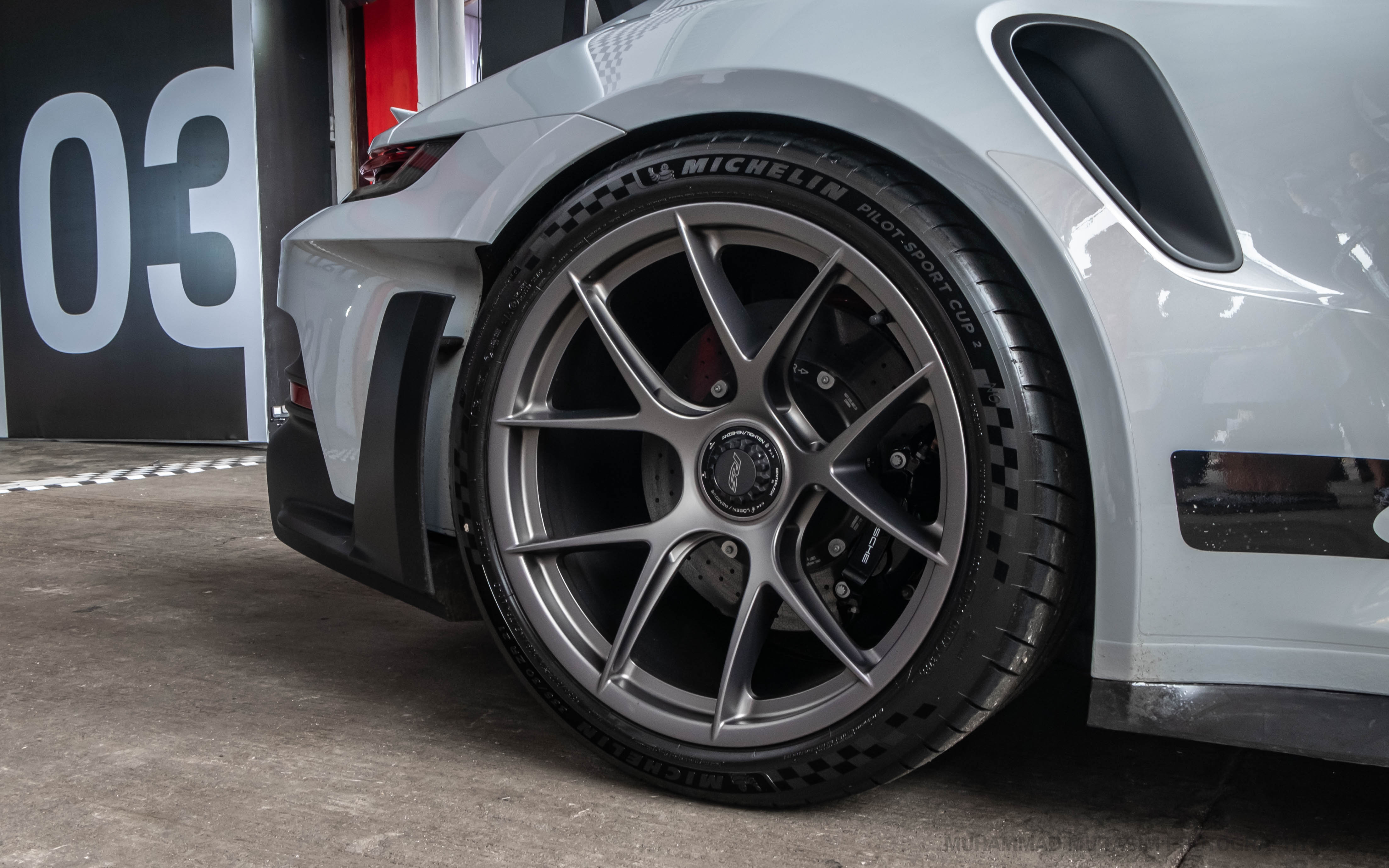 Porsche's Ultimate Track Weapon is Back: All-New 911 GT3 RS Makes ...