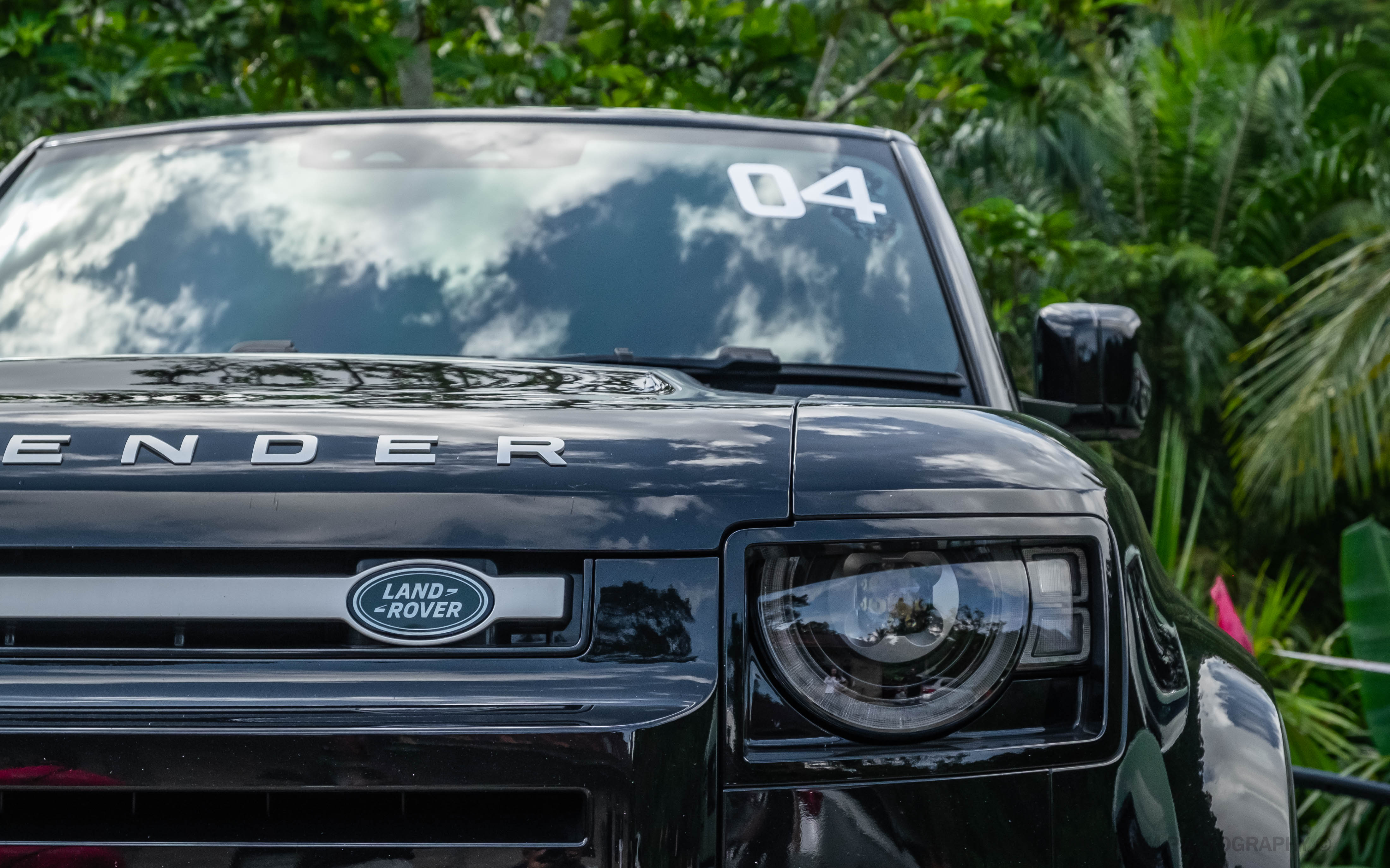 Defending Its Title: The New Land Rover Defender Shows Us How It's Done ...