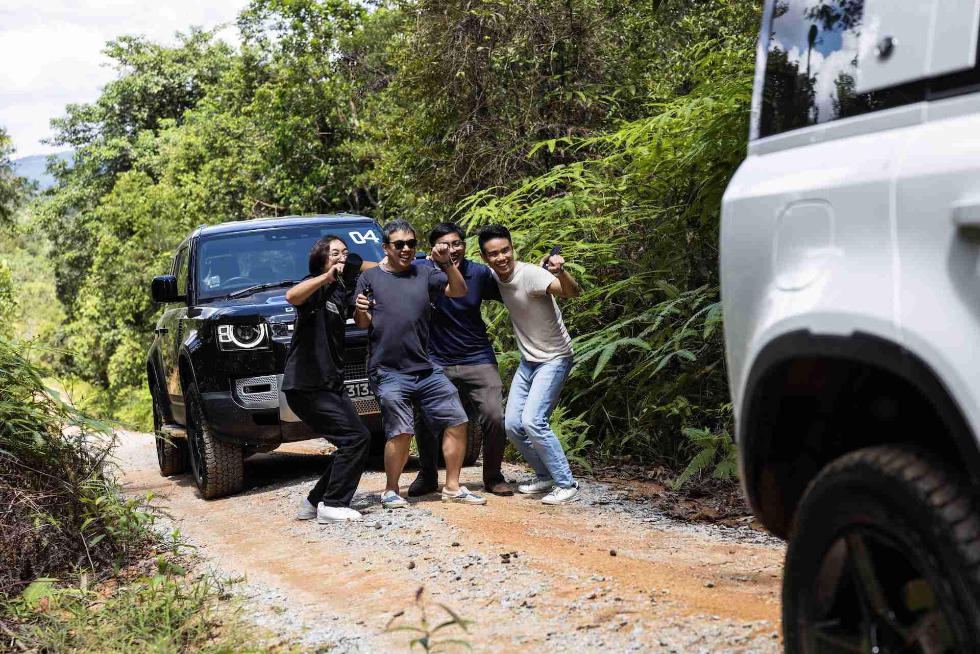Defending Its Title: The New Land Rover Defender Shows Us How It's Done ...