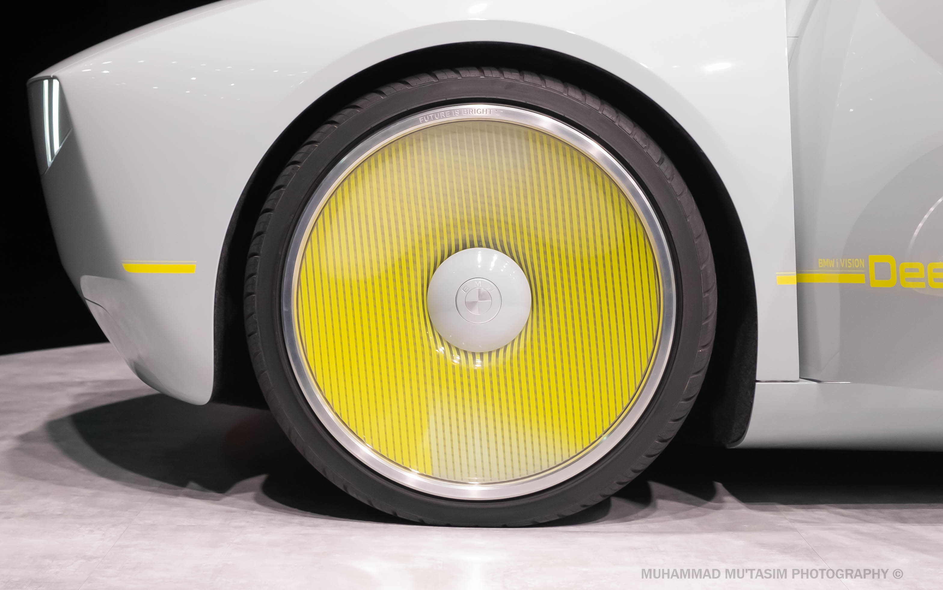 Say Hello to the Future: BMW i Vision Dee Concept Car Arrives in ...