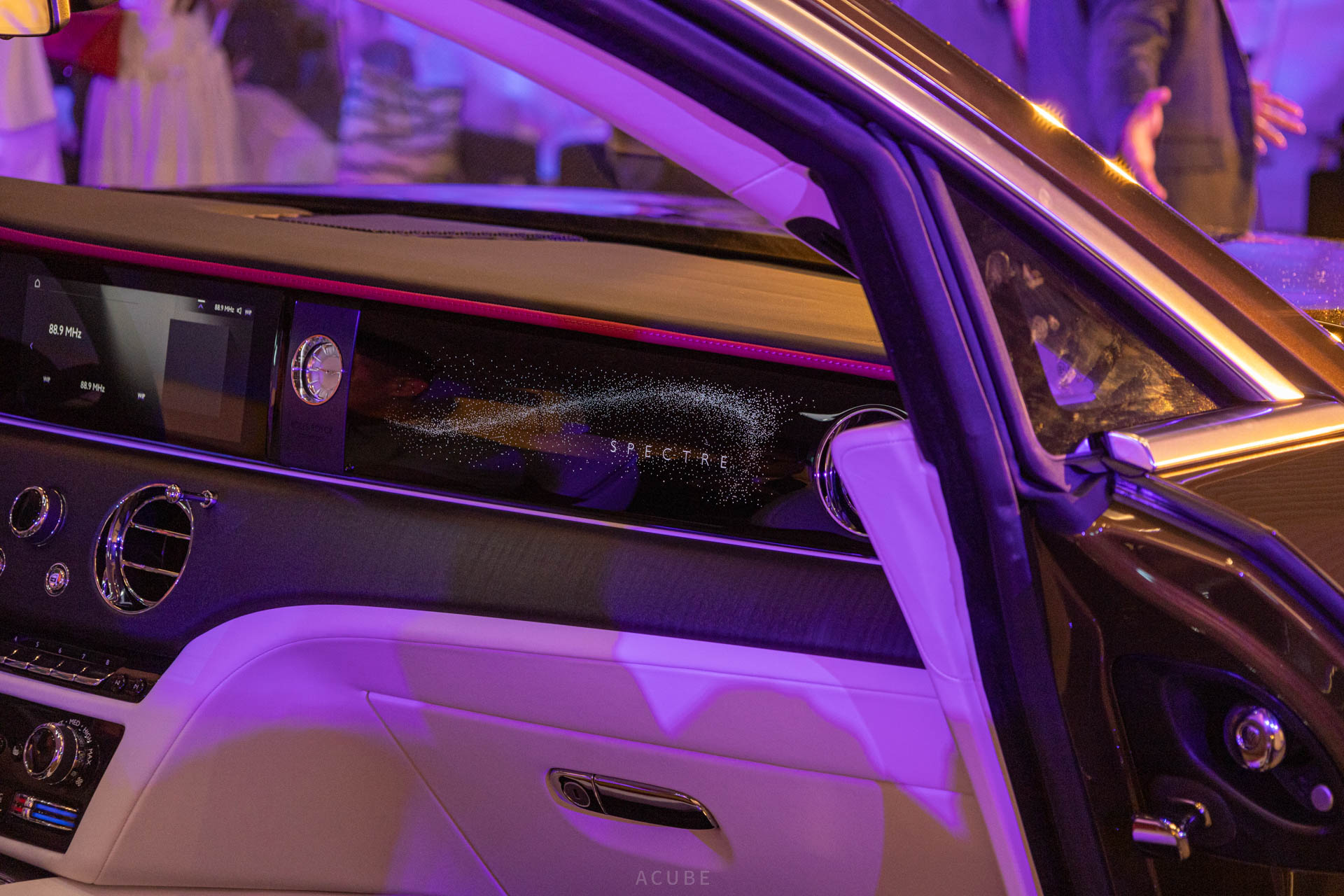 Rolls-Royce Ushers in a New Era of Mobility With Launch of All-Electric ...