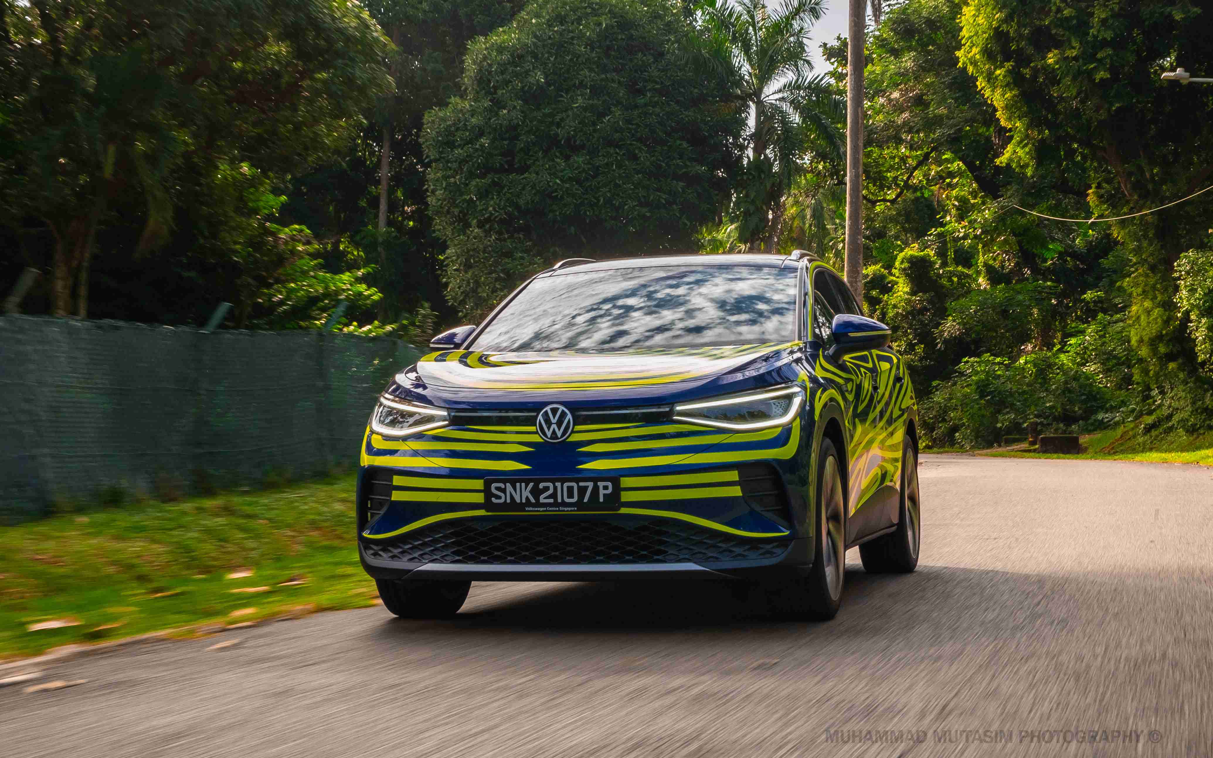 The 2024 Volkswagen ID.4 Pro Electric SUV is a Valiant Attempt at ...