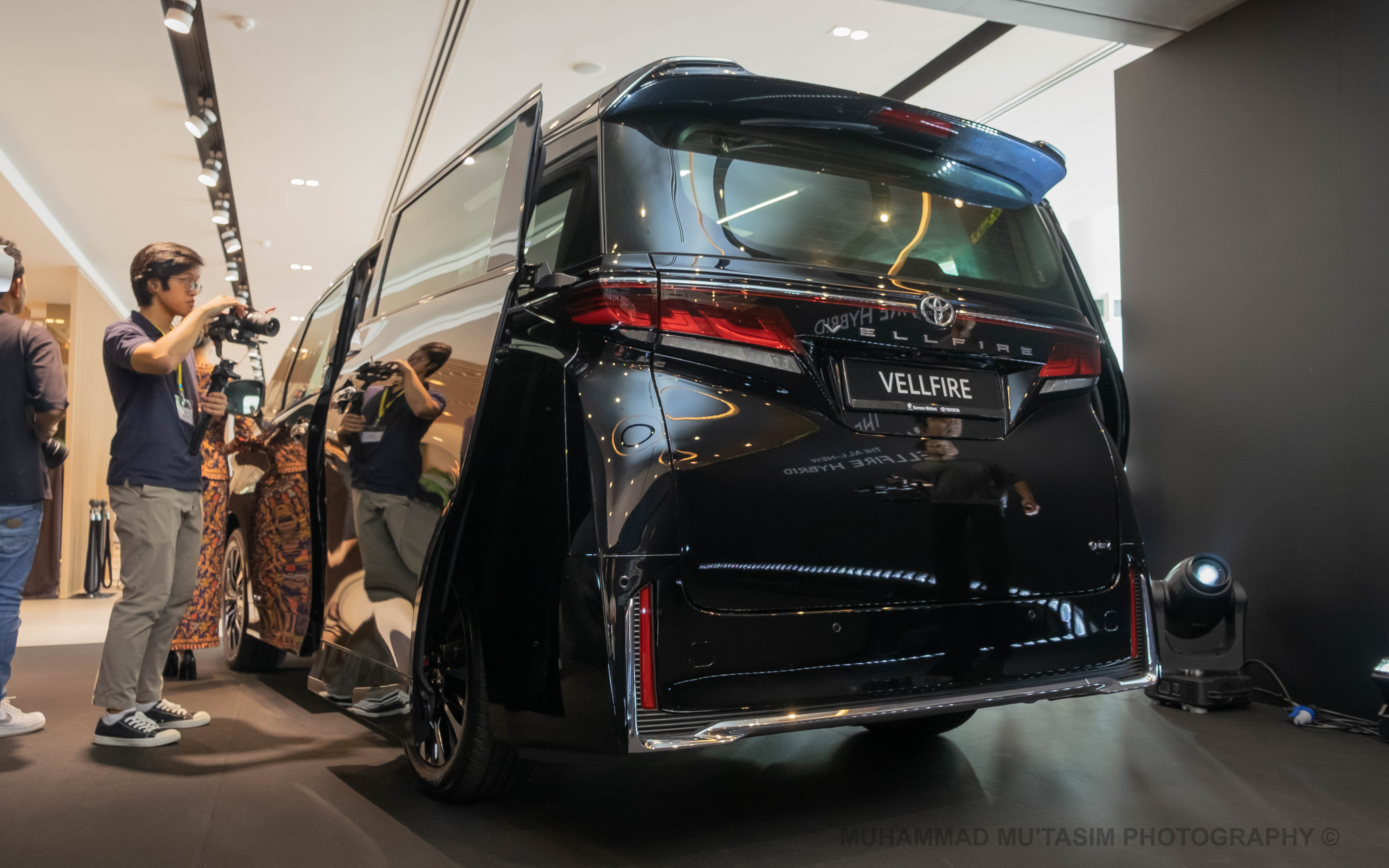 All-New Toyota Vellfire Hybrid Arrives in Singapore: The Ultimate ...