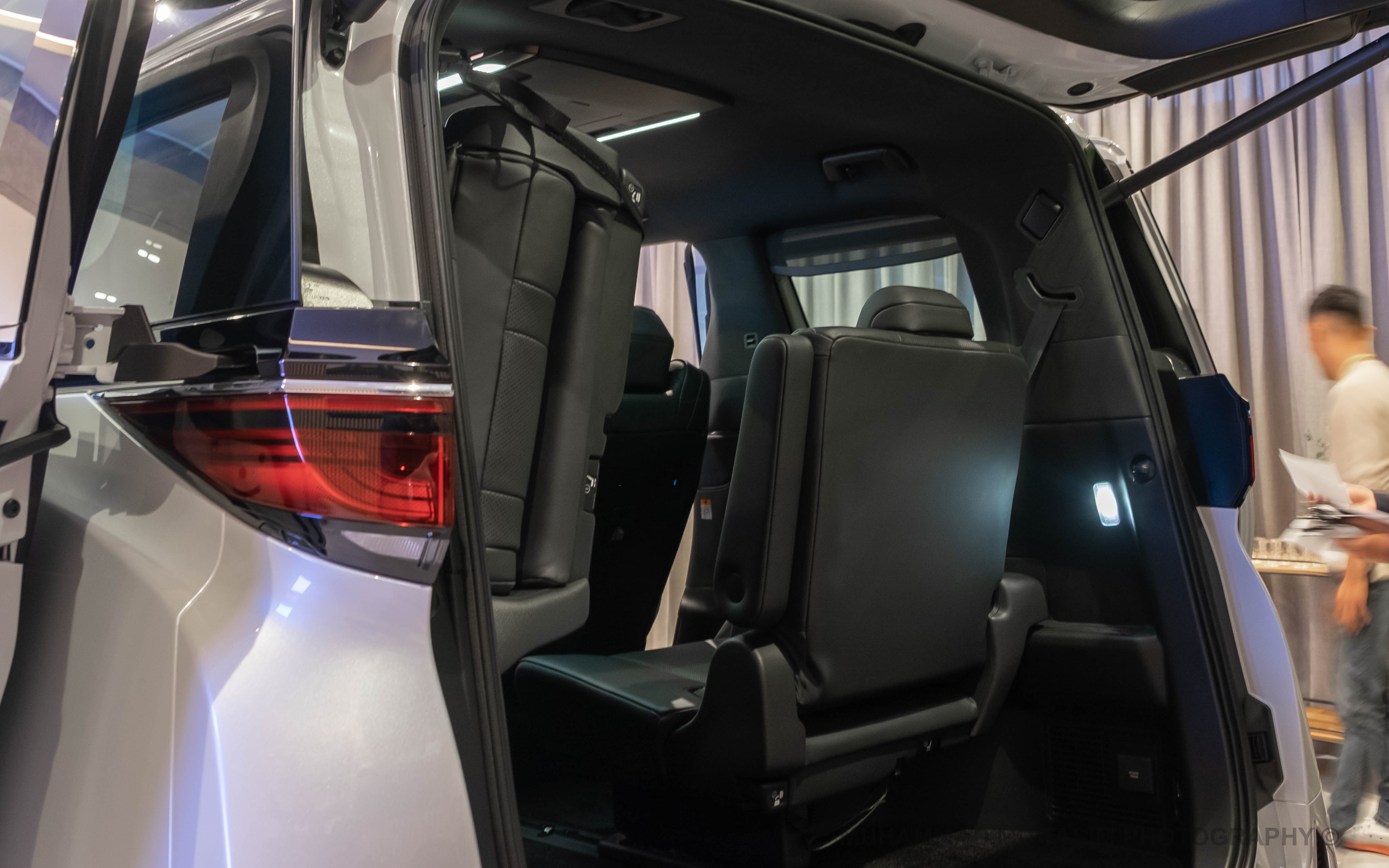 All-New Toyota Vellfire Hybrid Arrives in Singapore: The Ultimate ...