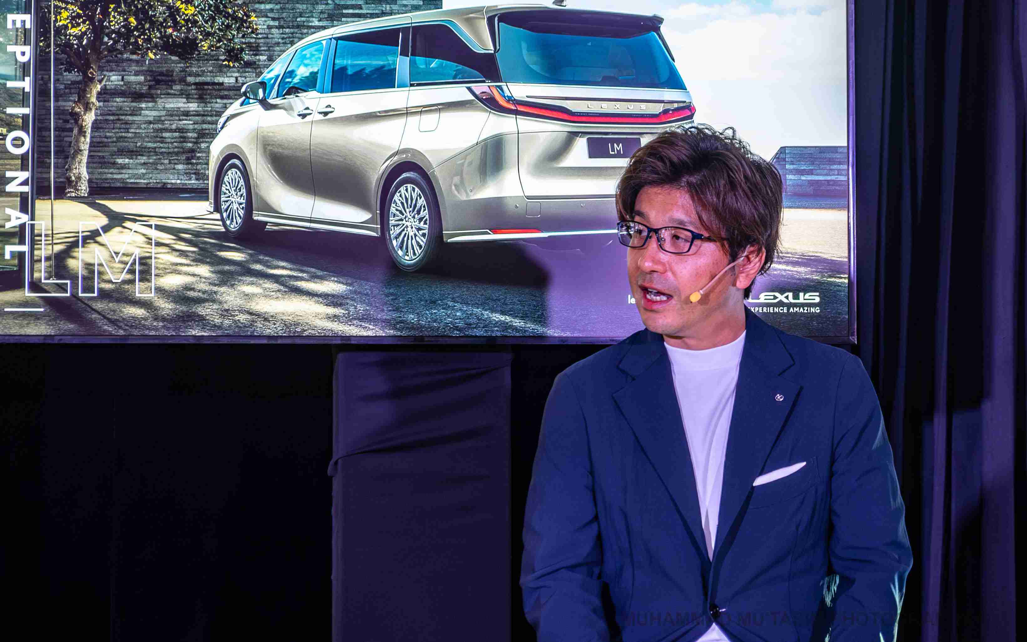 Lexus LM Rolls Into Town: Because the Toyota Vellfire Just Ain't Fancy ...