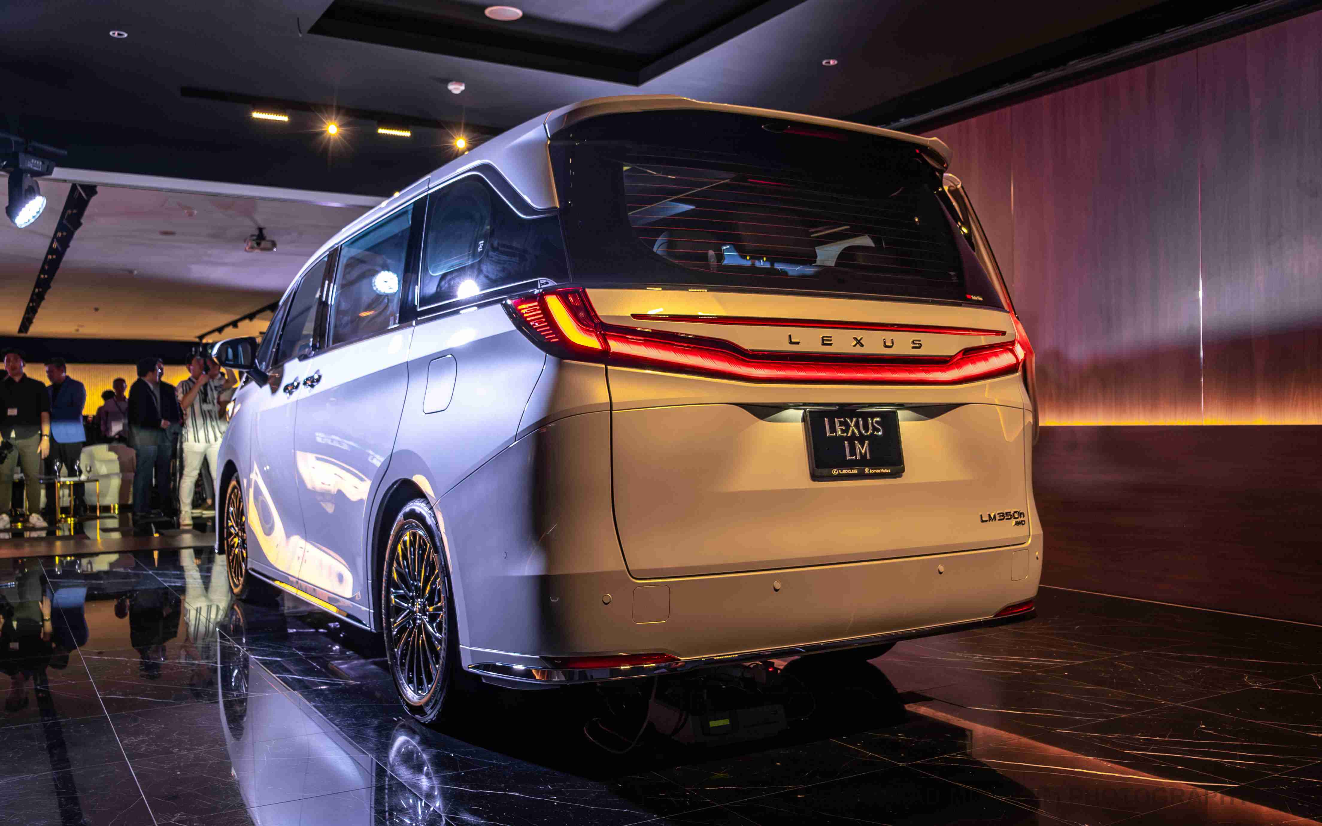 Lexus LM Rolls Into Town: Because the Toyota Vellfire Just Ain't Fancy ...