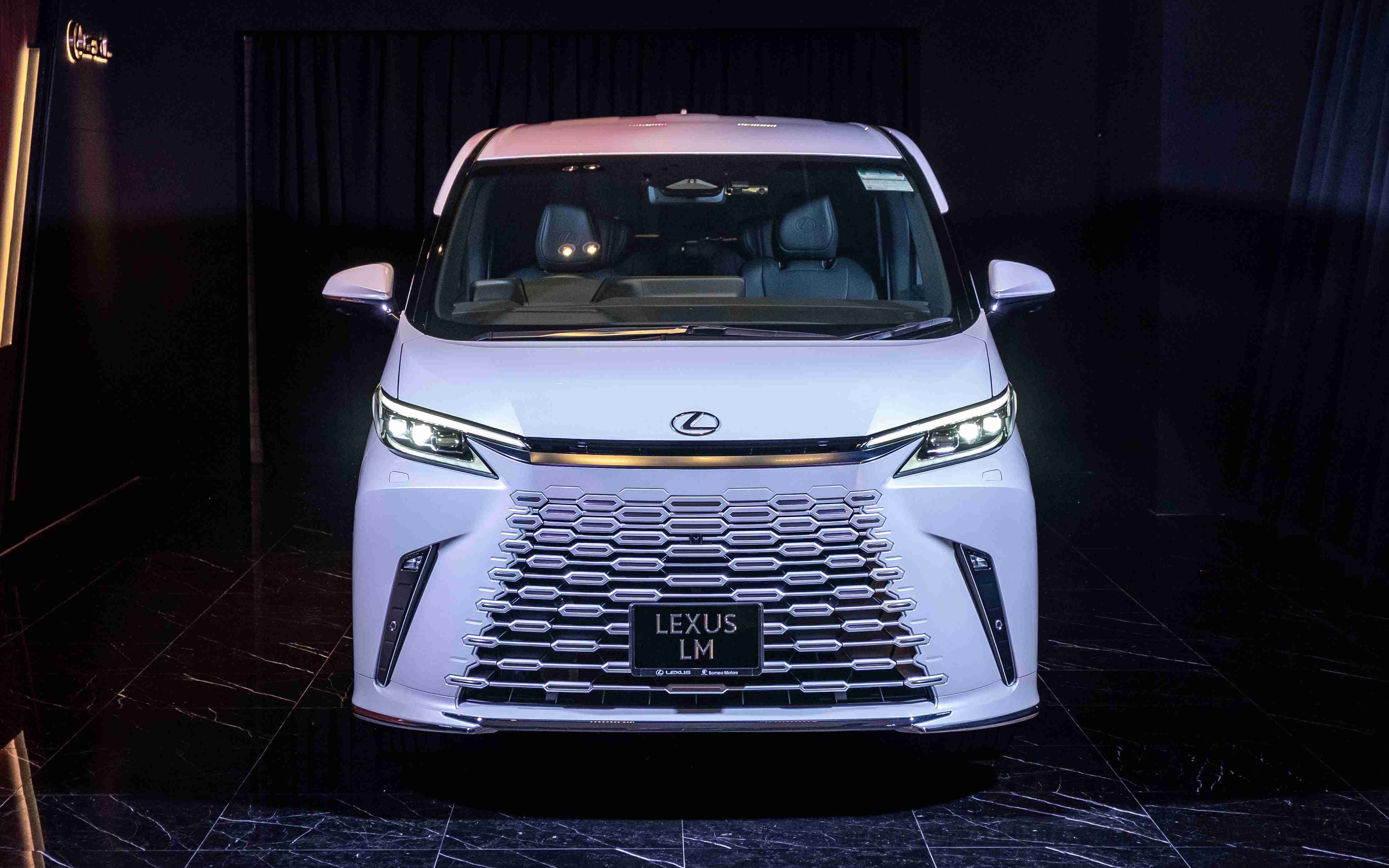 Lexus LM Rolls Into Town: Because the Toyota Vellfire Just Ain't Fancy ...