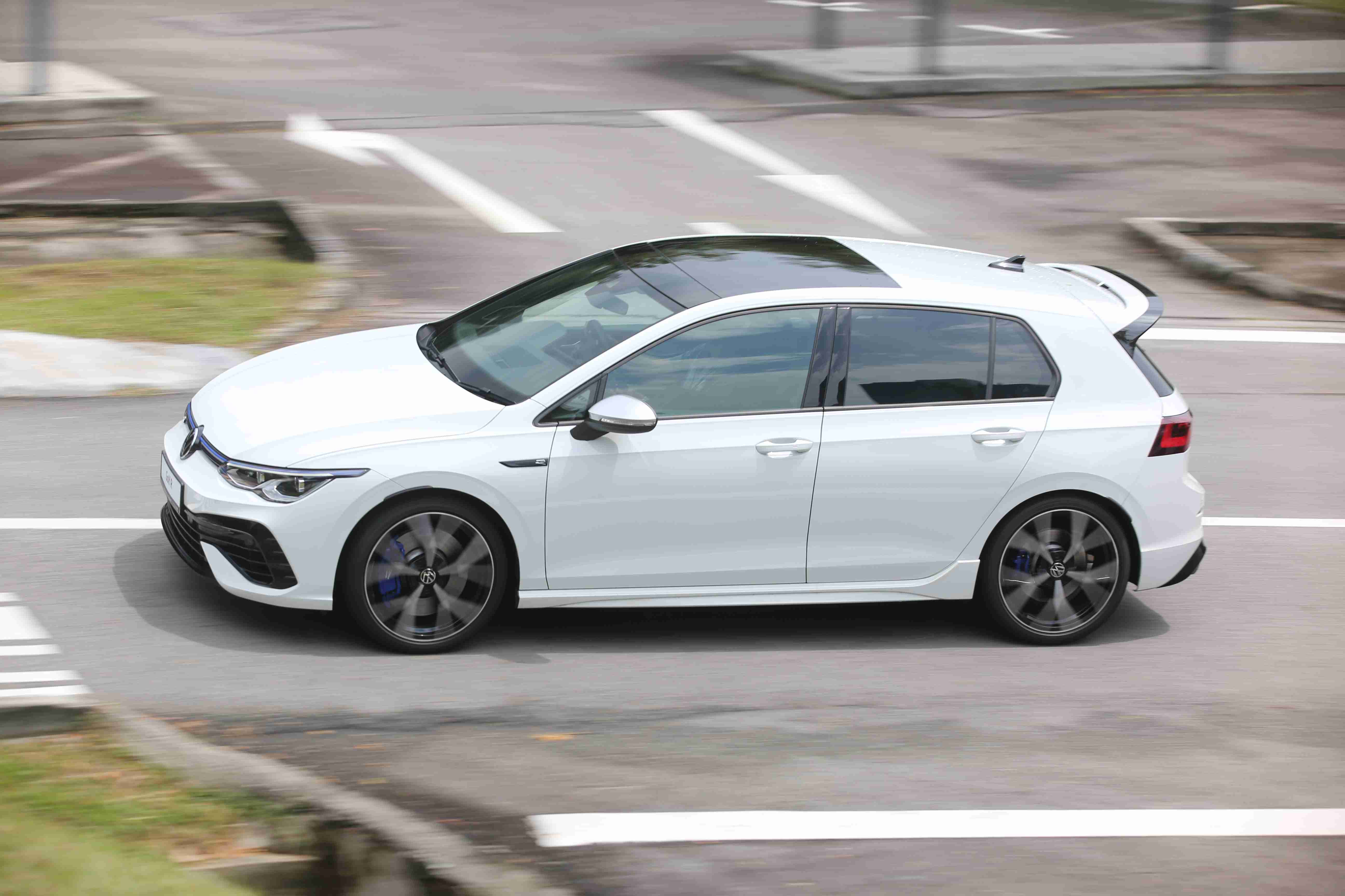 mReview: Volkswagen Golf R – The Hottest Of Hatches | Articles ...