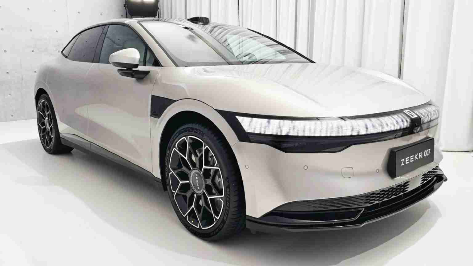 Zeekr 007 Officially Unveiled With A Range Of 870km And 636hp ...
