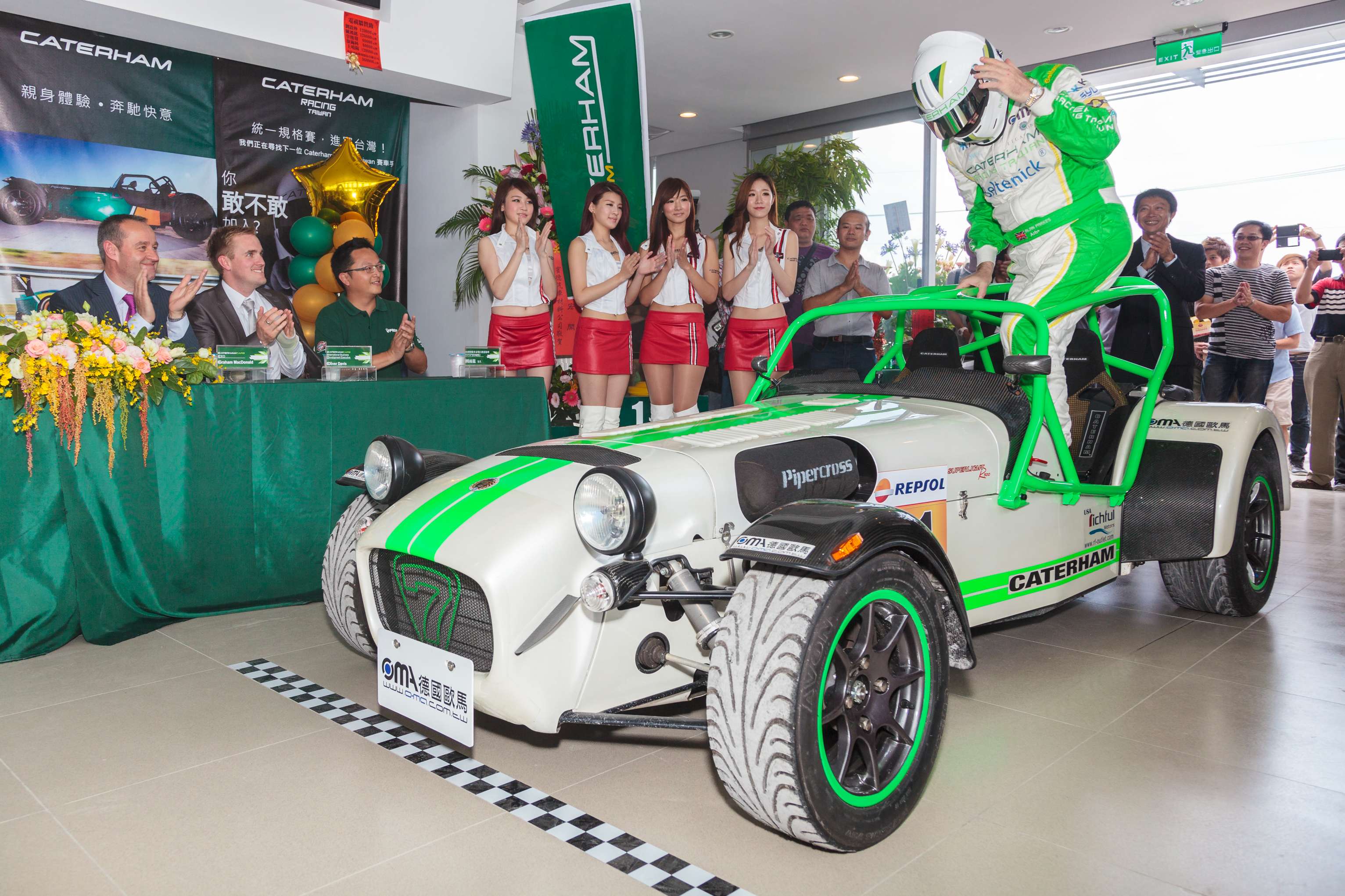 The worst cars for Valentine’s Day dating | Articles | Motorist Singapore