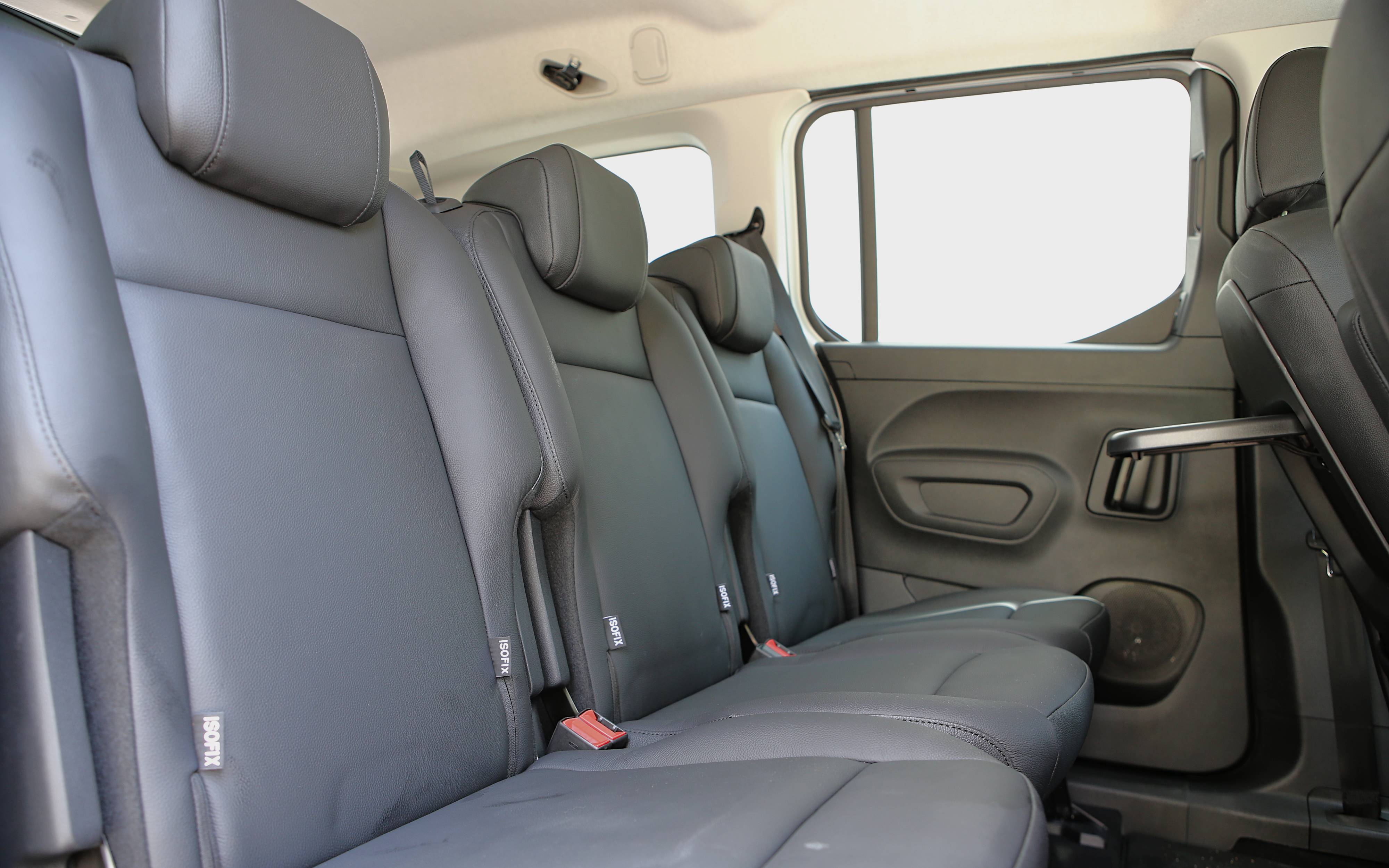 mReview: Opel Combo-e Life 50kWh – Function Over Form | Articles ...