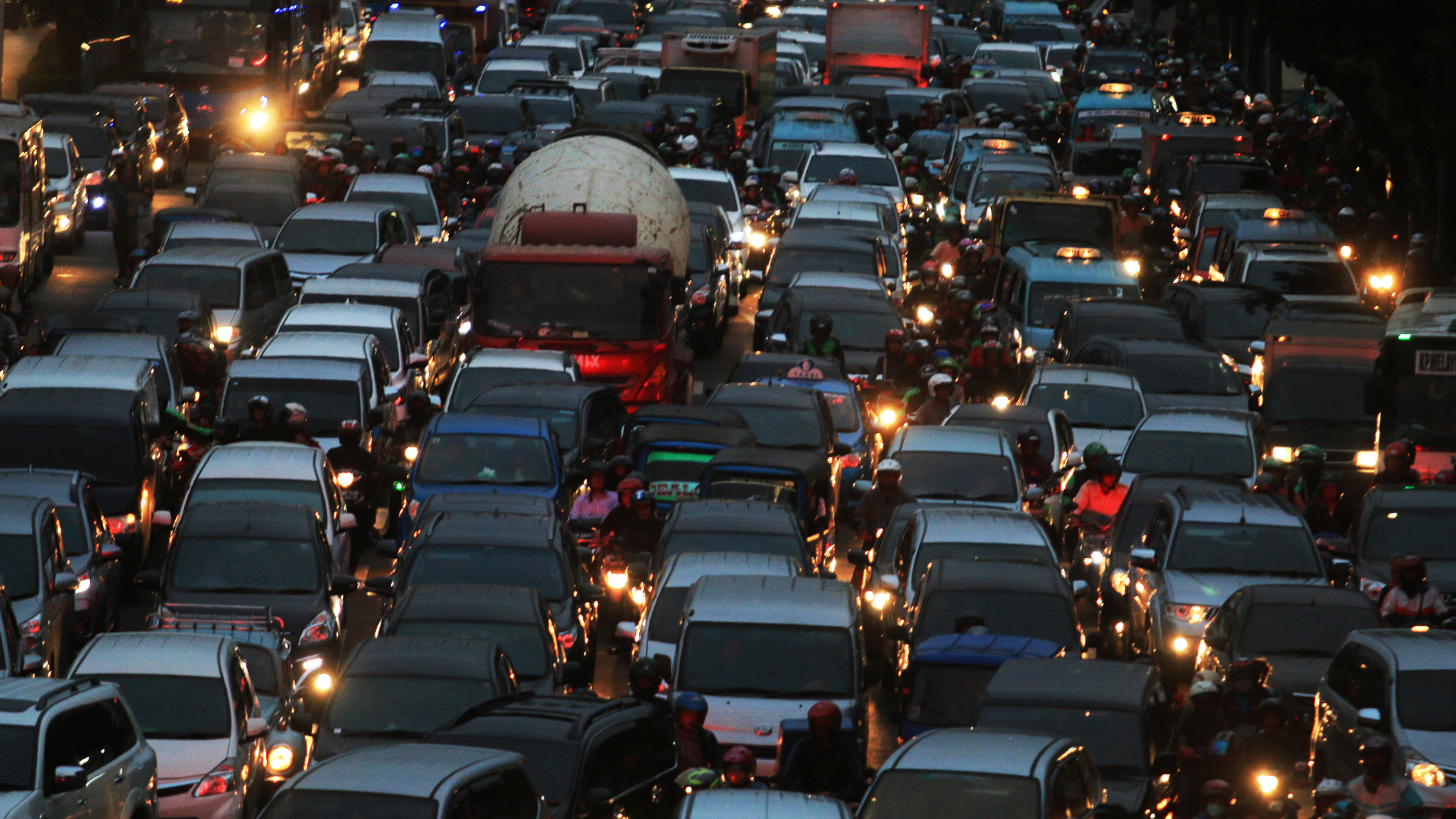 The Motorist Guide to beat the boredom: fun and productive activities ...