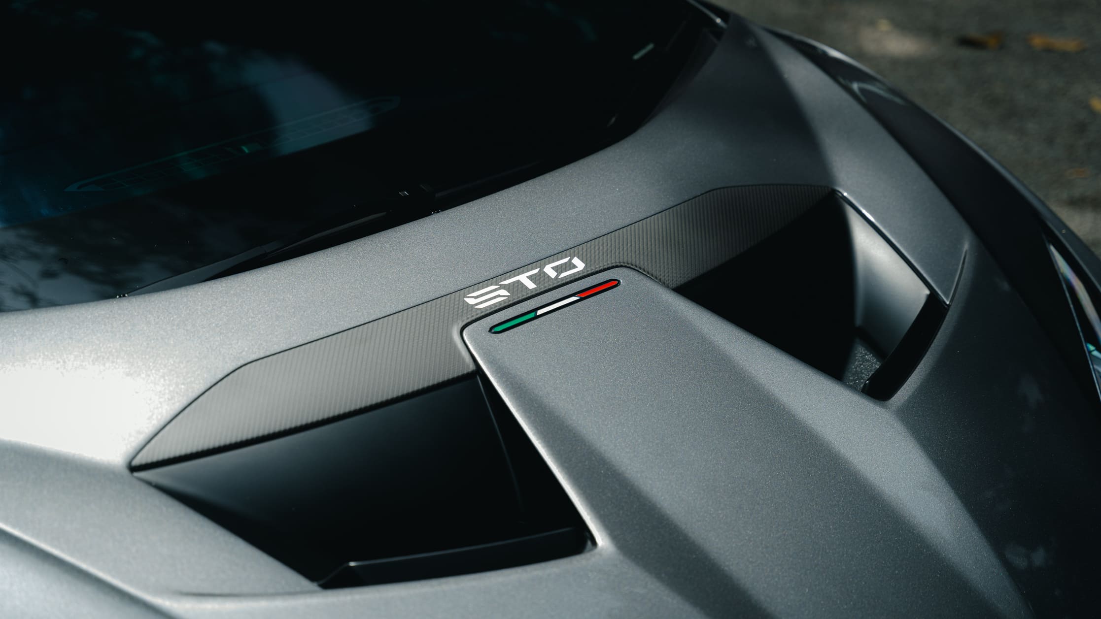 mReview: Lamborghini Huracan STO – Turning Dreams Into Reality ...