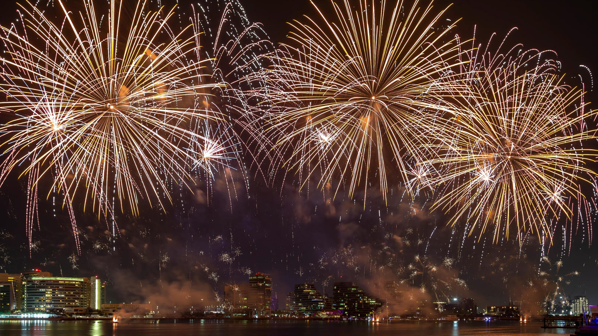 Tempat terbaik untuk melihat pertunjukan bunga api pada Hari Kebangsaan ...