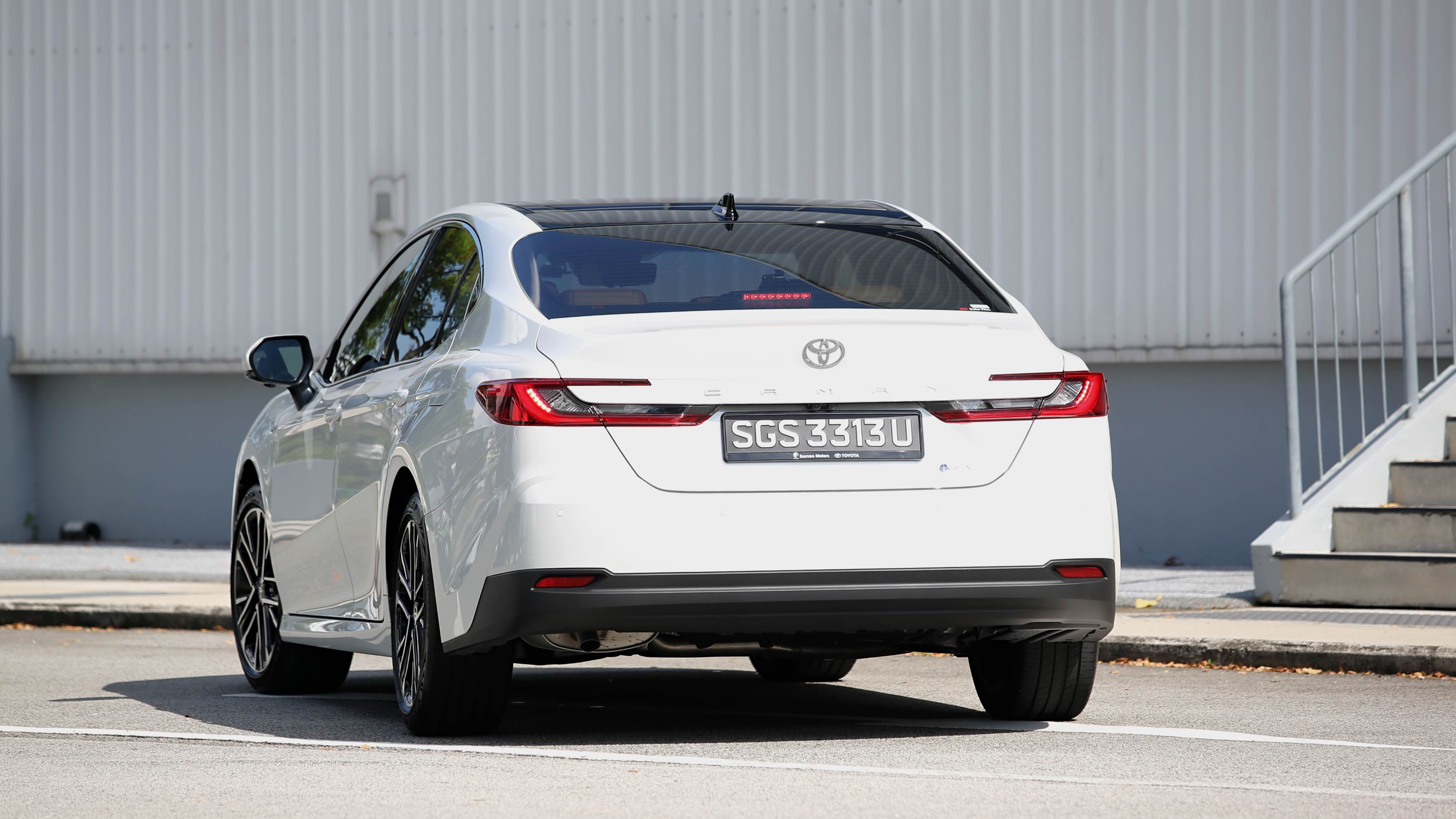 mReview: Toyota Camry Hybrid – A Business Class | Articles | Motorist ...