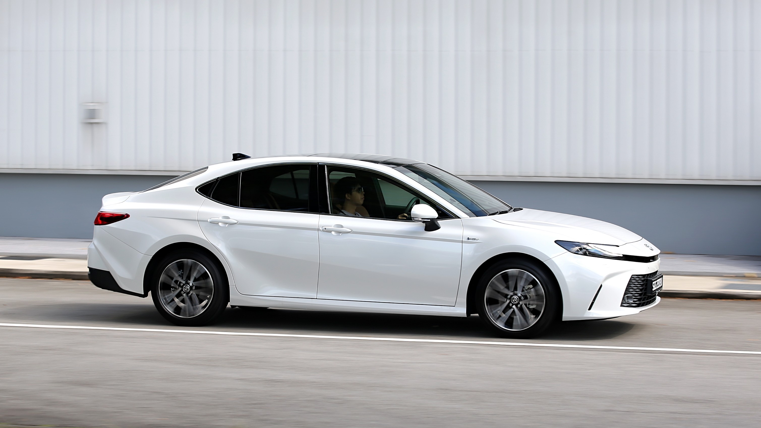mReview: Toyota Camry Hybrid – A Business Class | Articles | Motorist ...