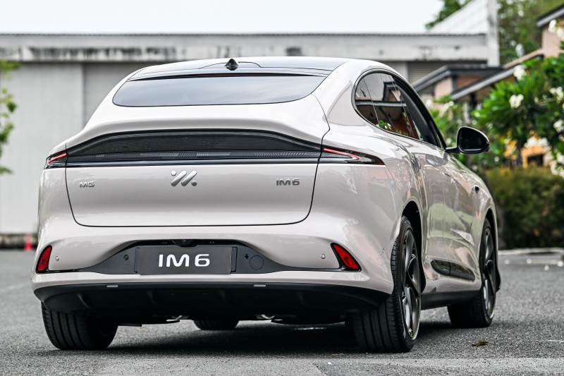 MG IM6 comes with full options, ready to hit the EV market on March ...