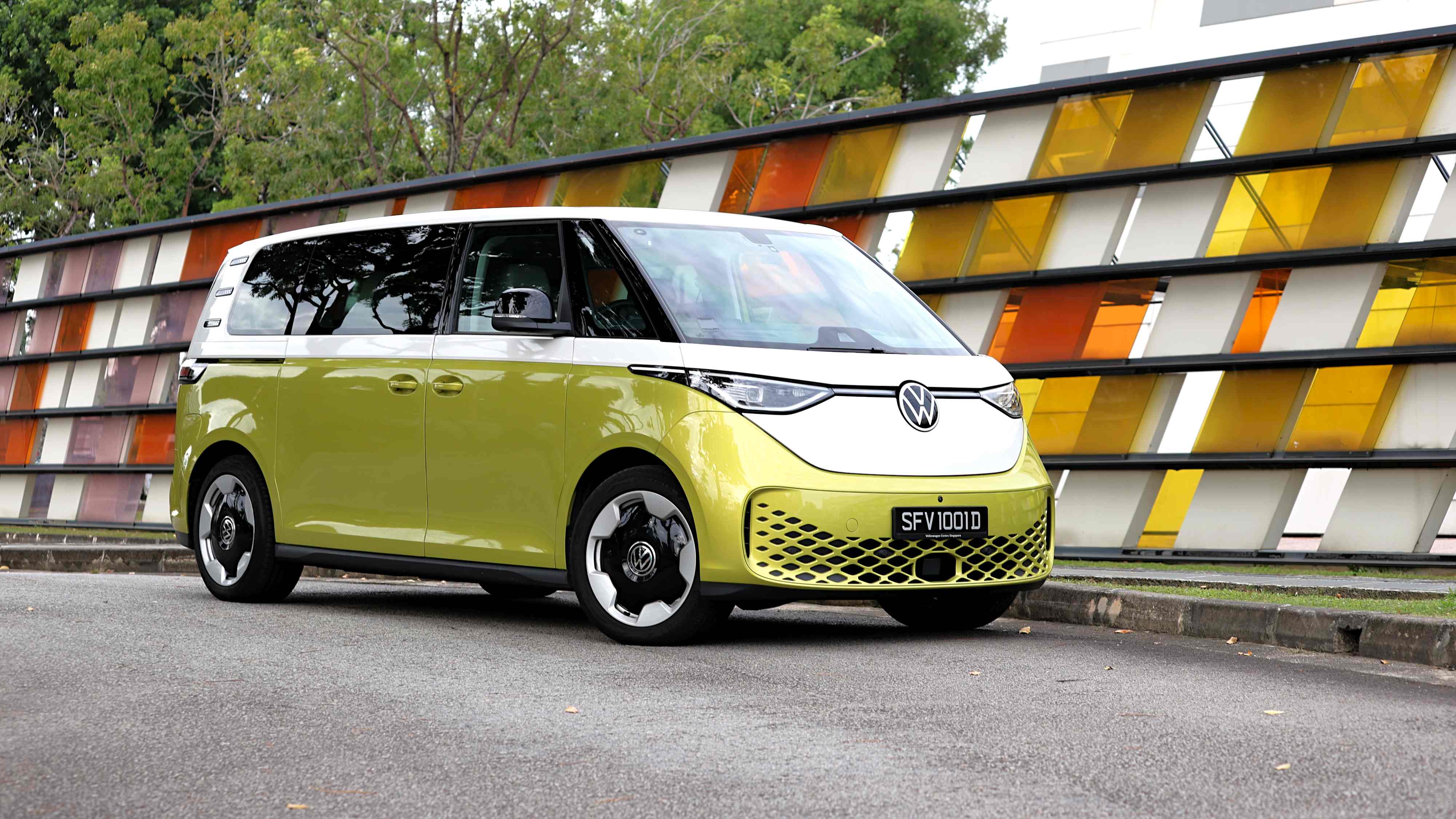 mReview: Volkswagen ID.Buzz Pro LWB 7-seater – Big Friendly Giant ...