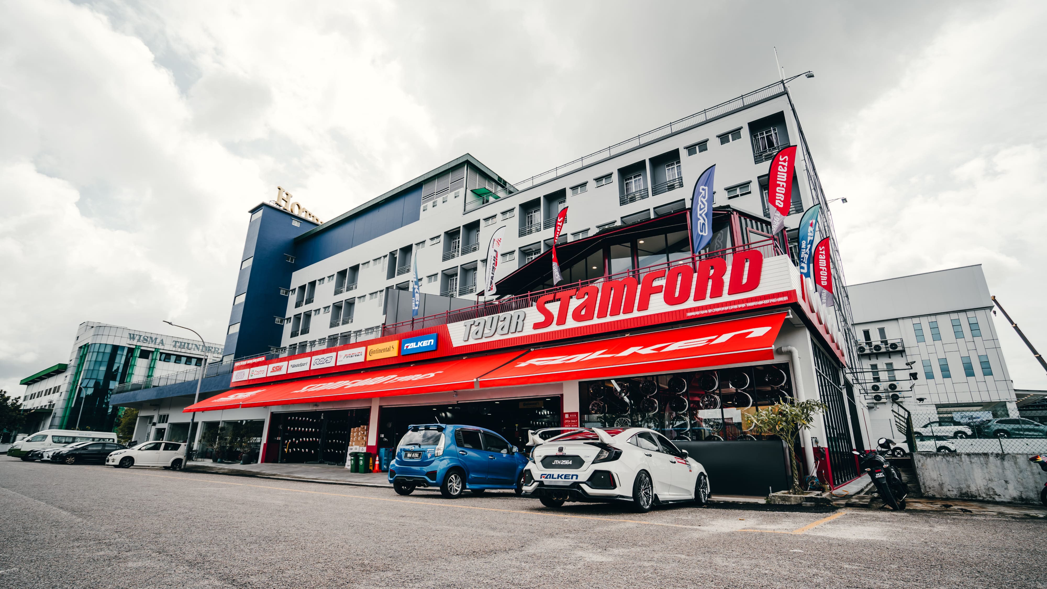 Stamford Tyres opens its first overseas flagship outlet in Johor Bahru ...