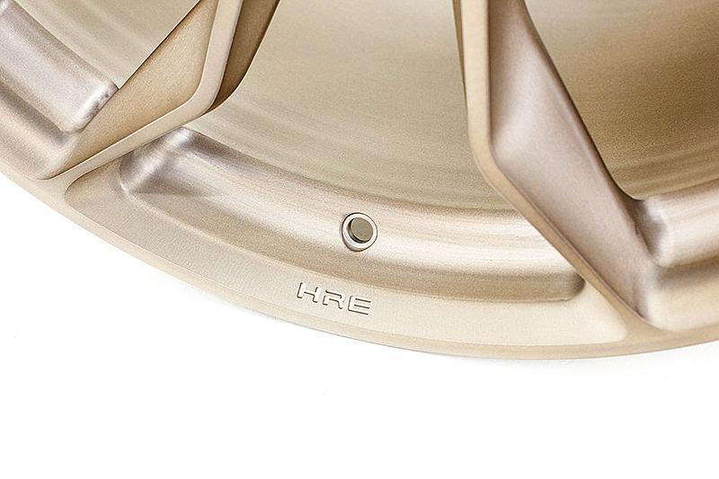 Permaisuri | HRE - P201 Frozen Champagne