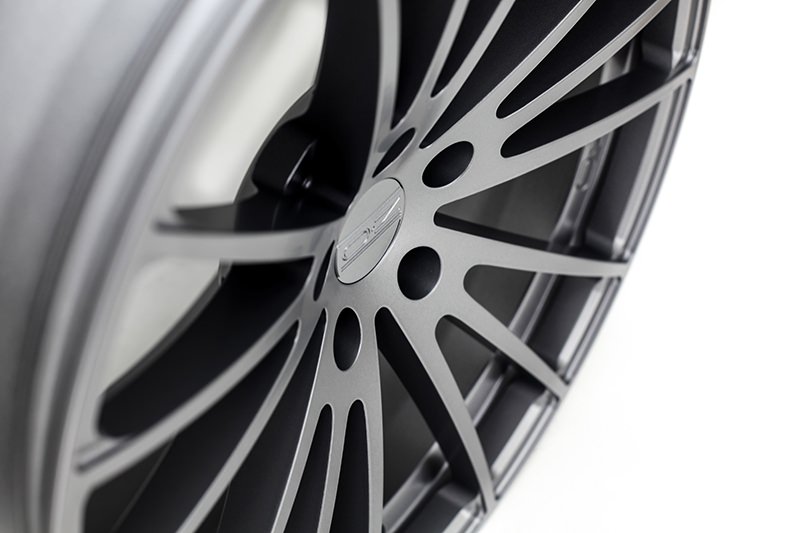 Permaisuri | OZ Racing - Ares | Grigio Corsa 20