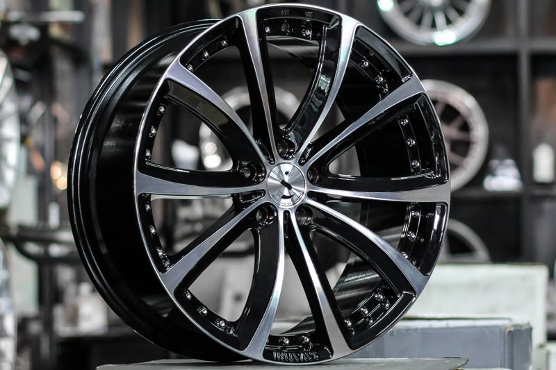 Permaisuri | Savatini - Avanti Black Polish