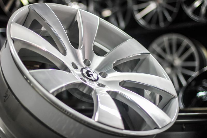 Permaisuri | Forgiato - Bullone-ECL Brushed Hi Polish w/ White Lips