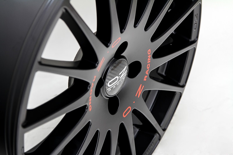 Permaisuri | OZ Racing - Superturismo GT Matt Black 18
