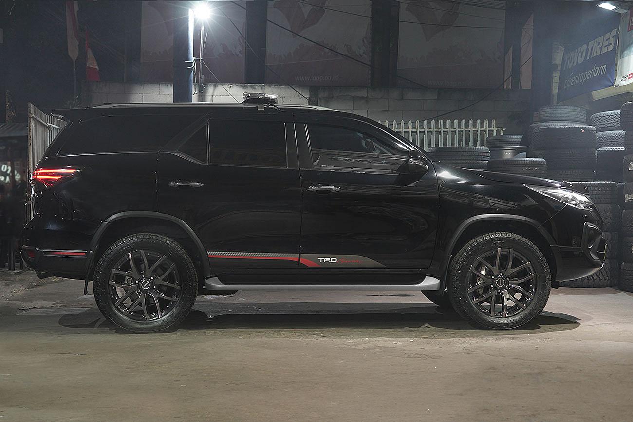 Permaisuri | Fortuner TRD Sportivo with Rays Daytona FDX F6