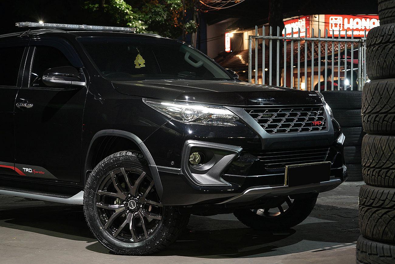 Permaisuri | Fortuner TRD Sportivo with Rays Daytona FDX F6