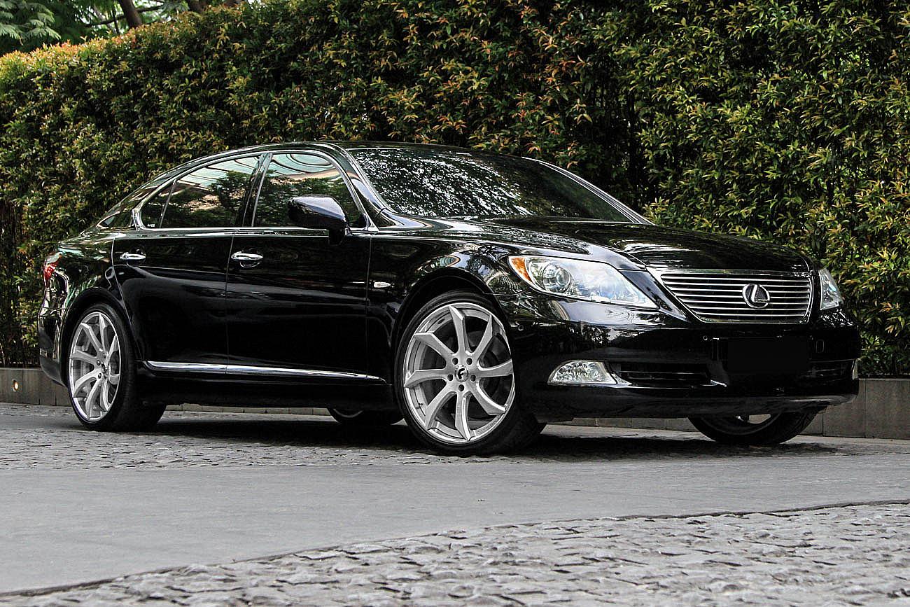 Permaisuri | Lexus LS 460L with Forgiato Fondare ECL 21"
