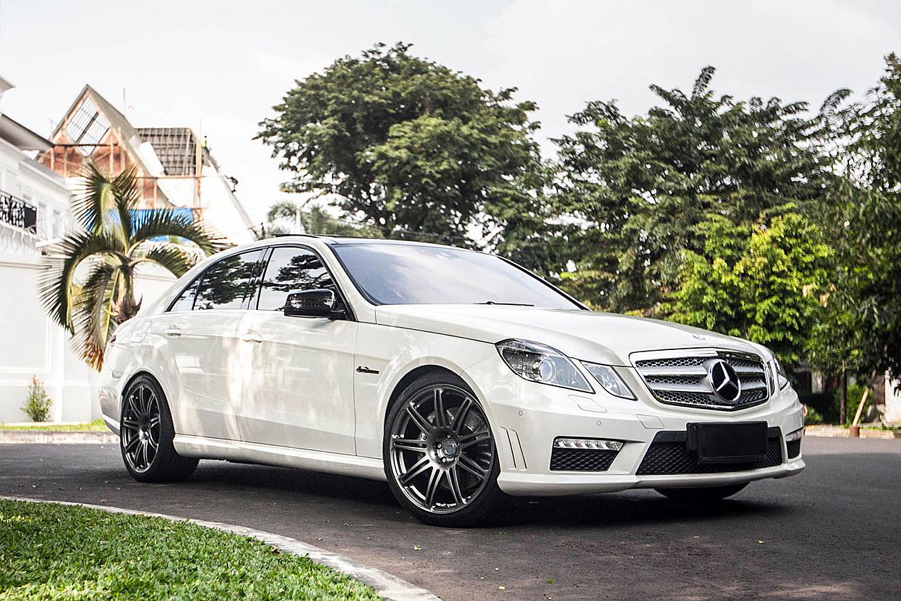 Permaisuri | Mercedes Benz E63 AMG W212 on HRE P41 20"