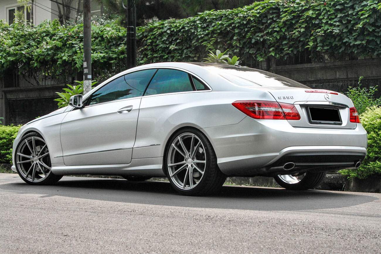 Permaisuri | Mercedes Benz E-Class Coupe C207 on OZ Racing Zeus