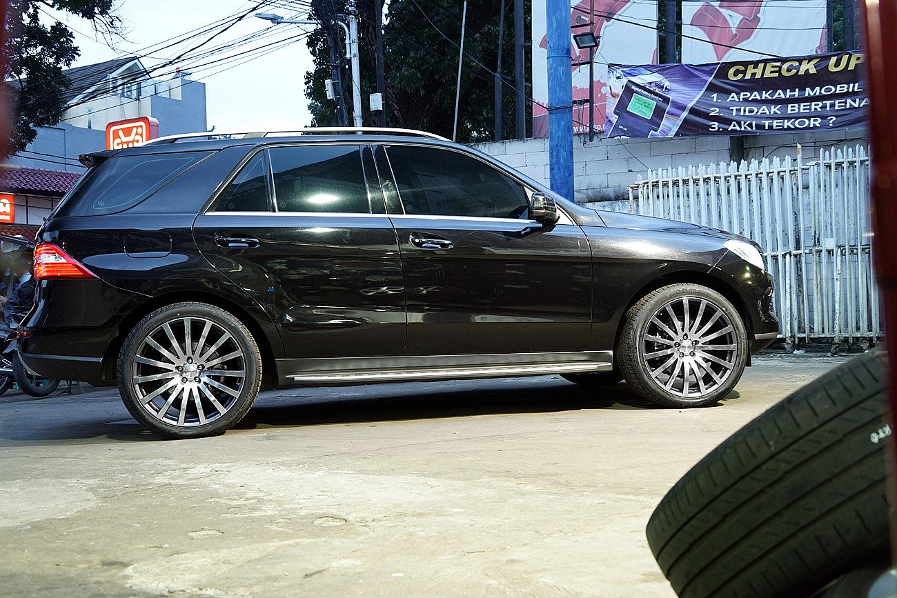 Permaisuri | Mercedes Benz ML350 W166 on Venerdi Hereborrani CL115