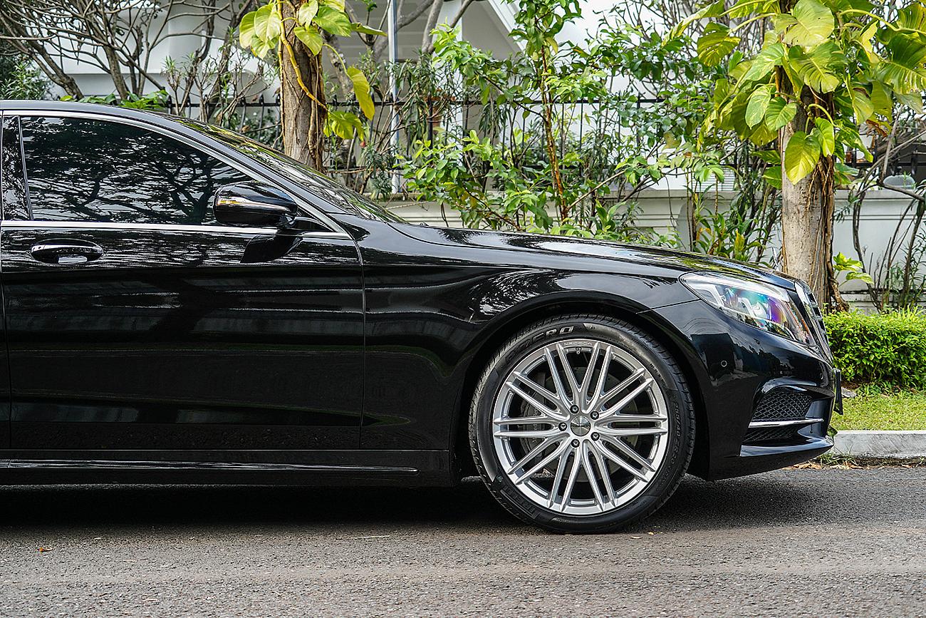 Permaisuri | Mercedes Benz S-Class W222 with Vossen VFS4 20