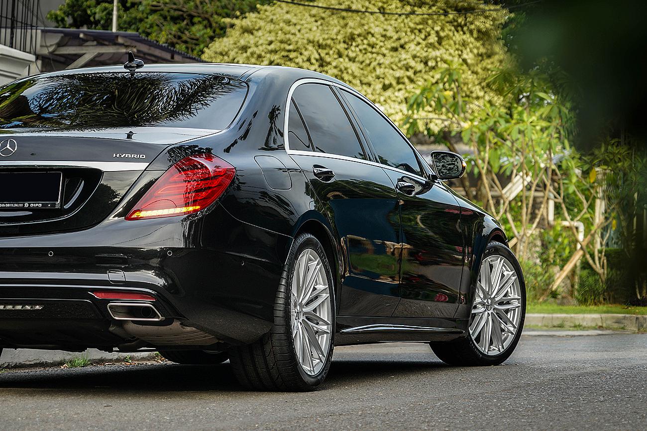 Permaisuri | Mercedes Benz S-Class W222 with Vossen VFS4 20