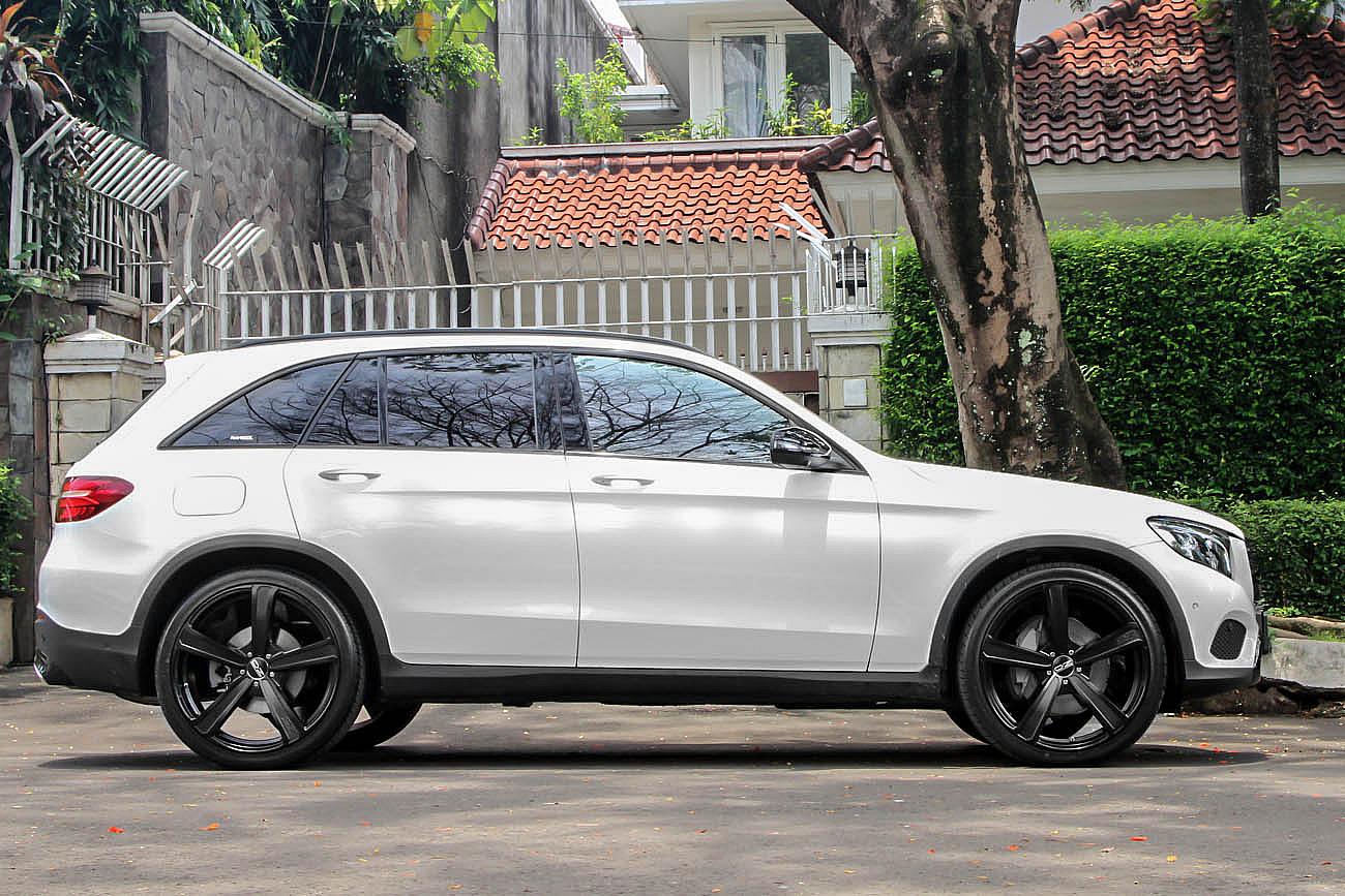 Permaisuri | Mercedes GLC Class + OZ Racing Montecarlo HLT 22"