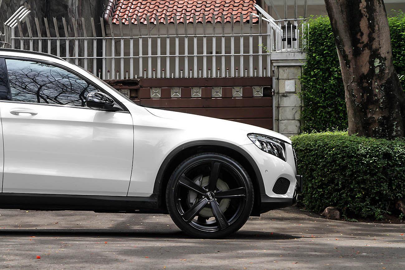 Permaisuri | Mercedes GLC Class + OZ Racing Montecarlo HLT 22"