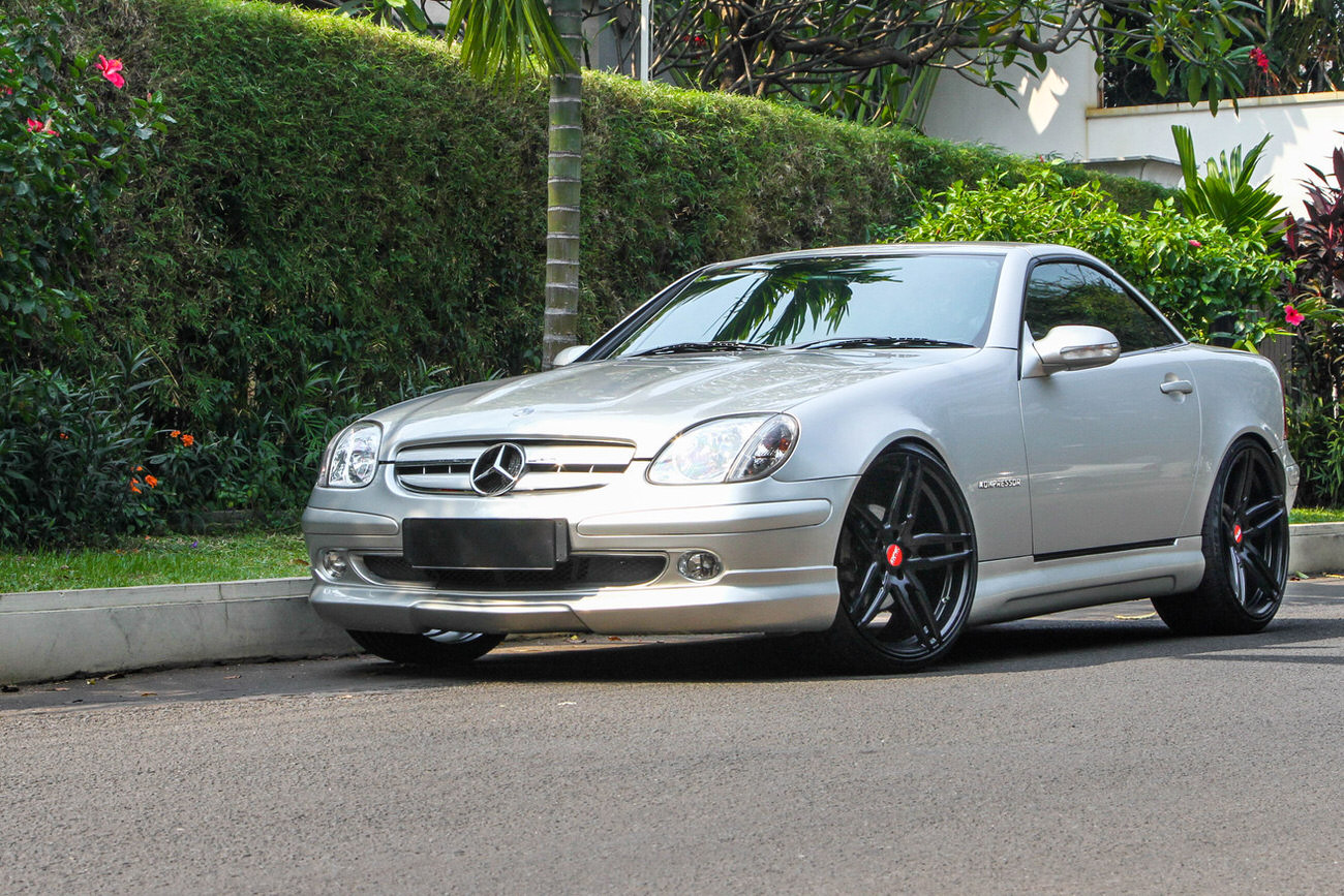 Permaisuri | Mercedes Benz SLK 320 with DPE FT-5S 20"